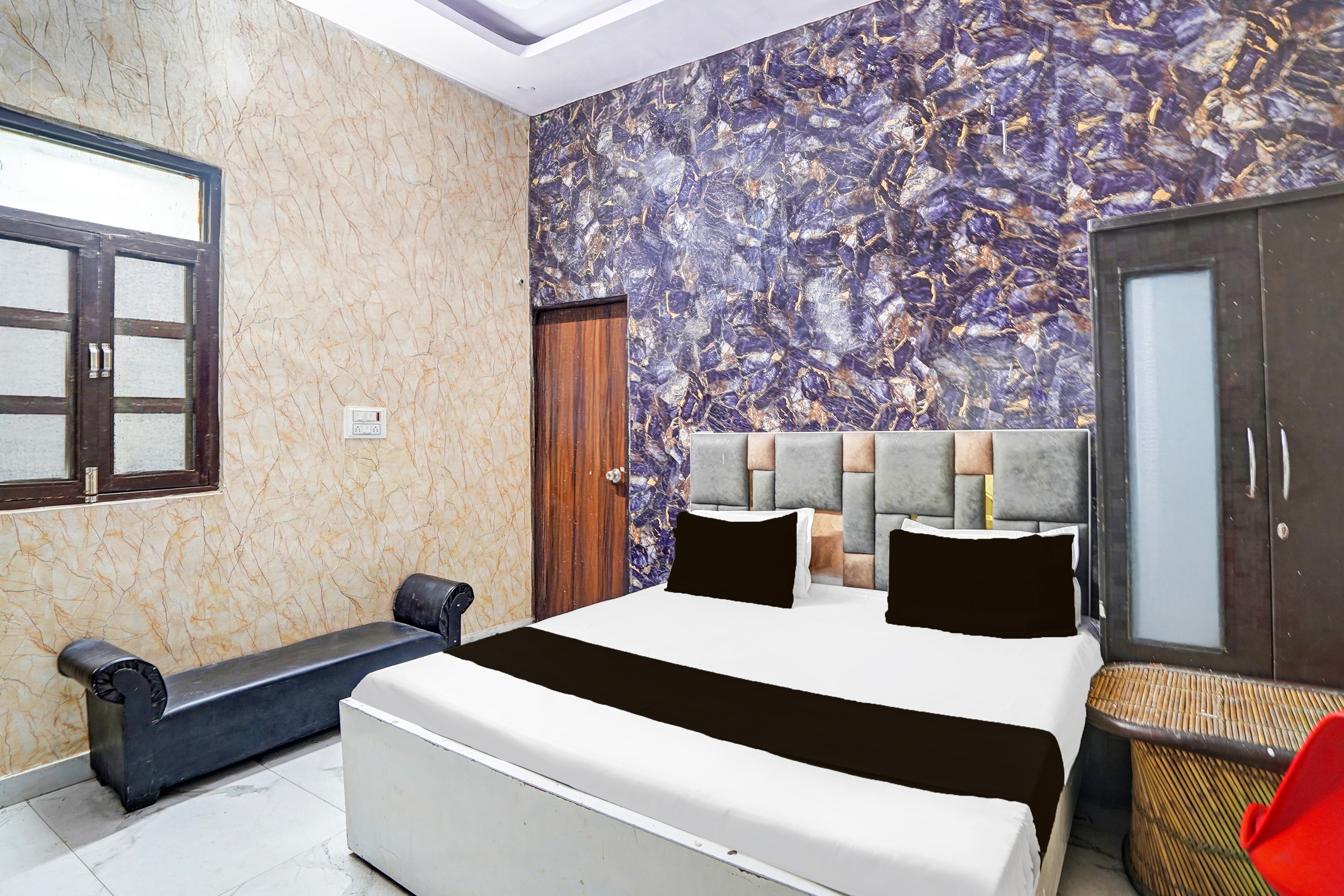Hotel O Royal vaid G Guest House , Flagship Ghaziabad, Book @ ₹1095 - OYO