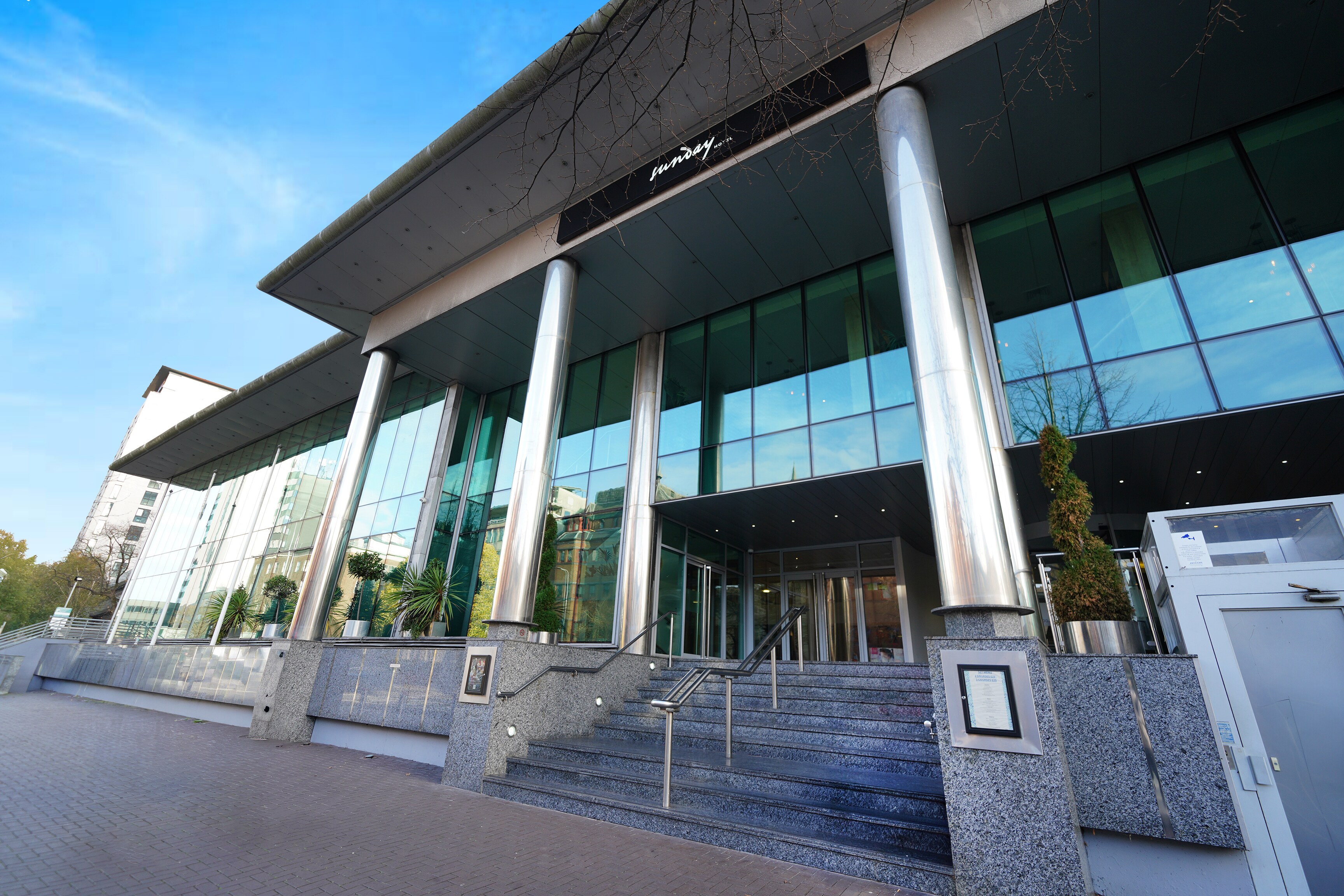 Holland House Hotel Cardiff By Sunday | Official Website