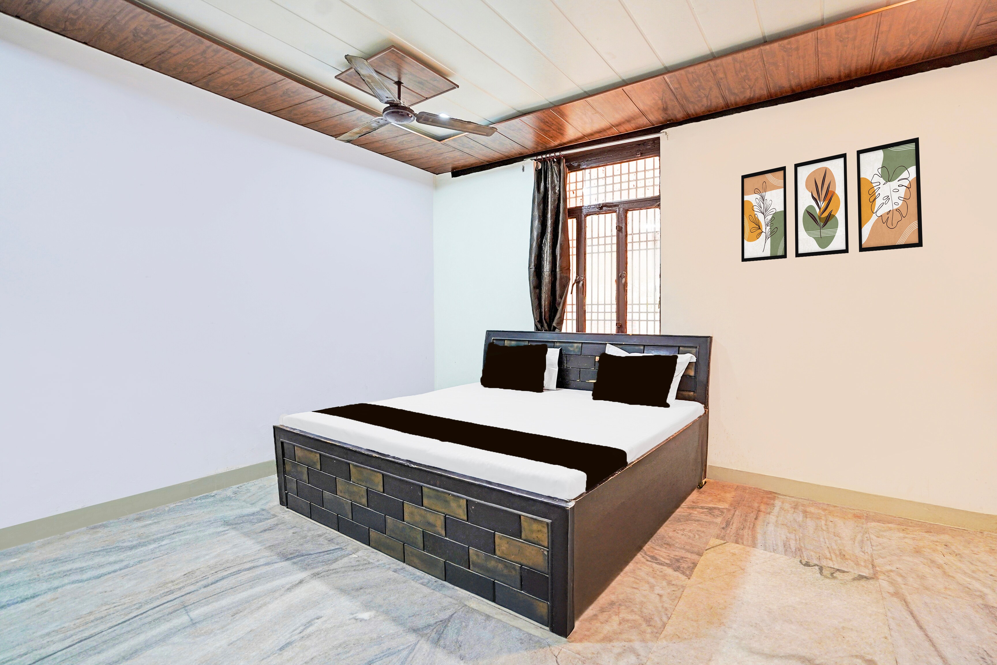 Hotel O R.K GUEST HOUSE & RESTAURANT , Flagship Agra, Book @ ₹877 - OYO