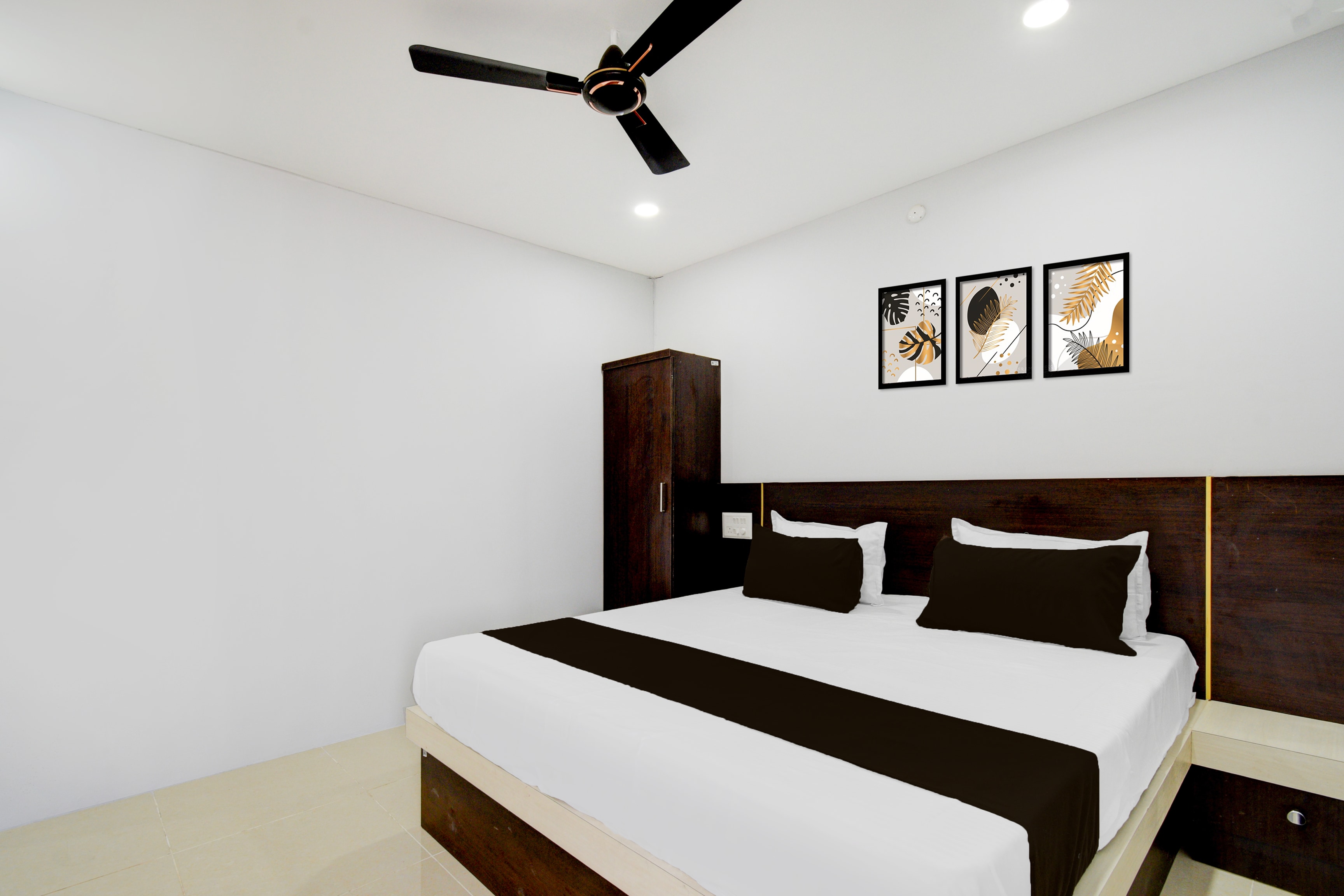 Hotel O RRR Residency & luxuryrooms, Flagship Hyderabad, Book @ ₹1230 - OYO