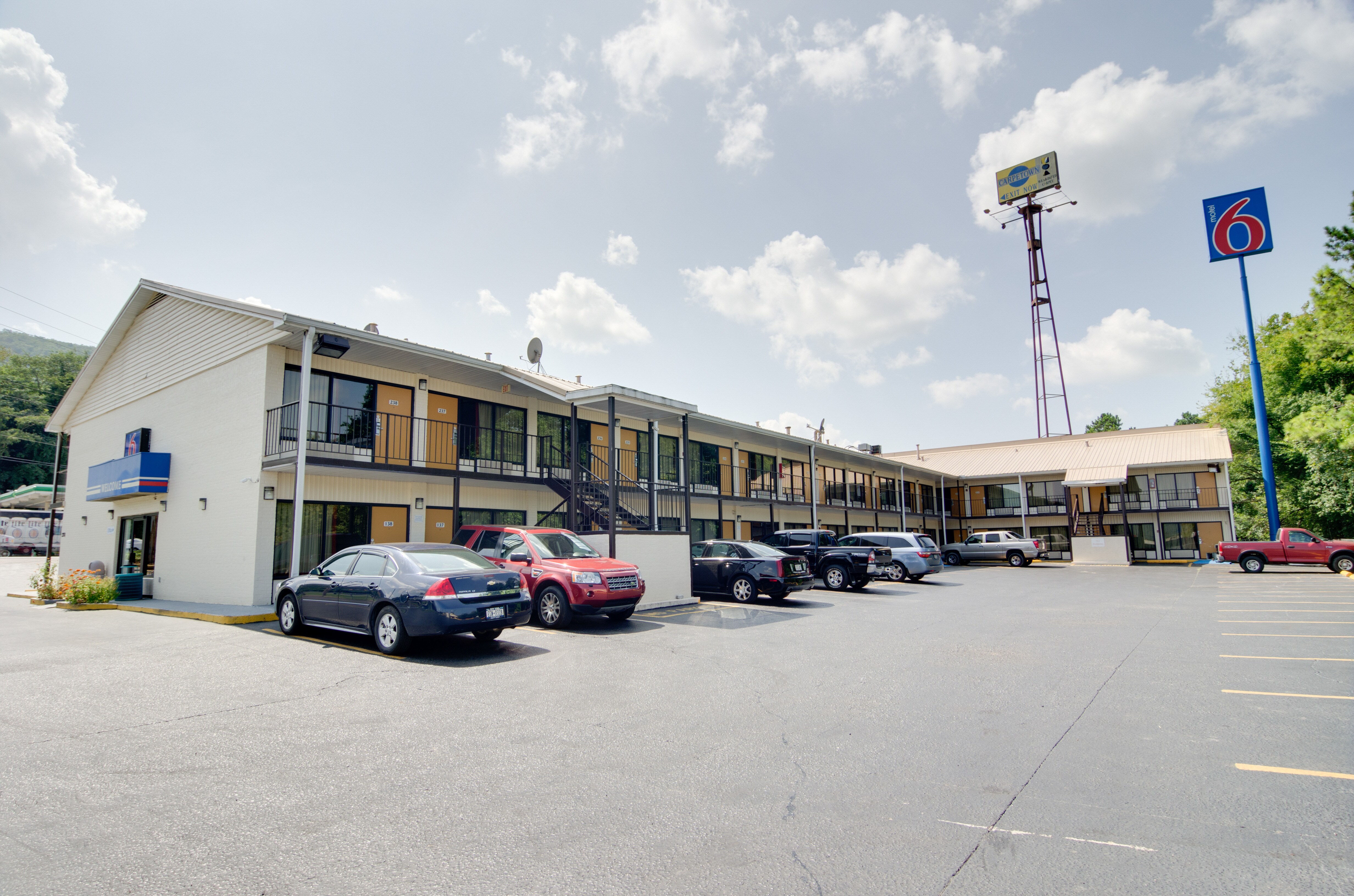 Motel 6 Dalton, GA, Motel 6 Dalton, Book @ $62