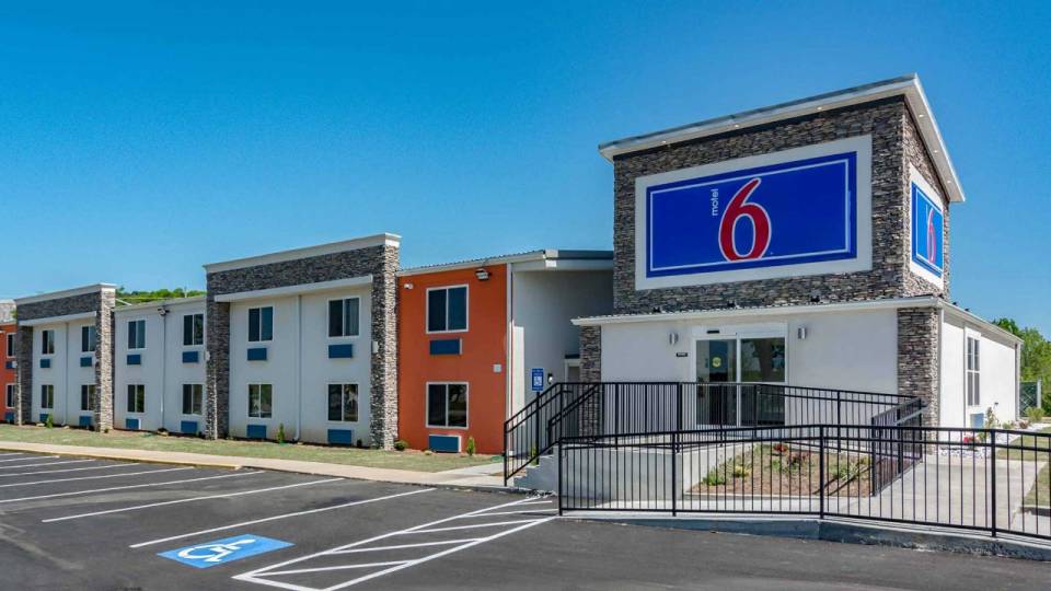 Motel 6 Hotels in Norcross Starting @ $49 - Upto 39% OFF on 22 Norcross ...