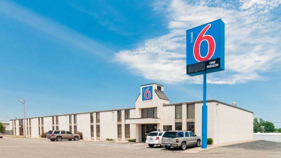 Motel 6 Oklahoma City, OK - South, Motel 6 Oklahoma City OK, Book @ $60 ...