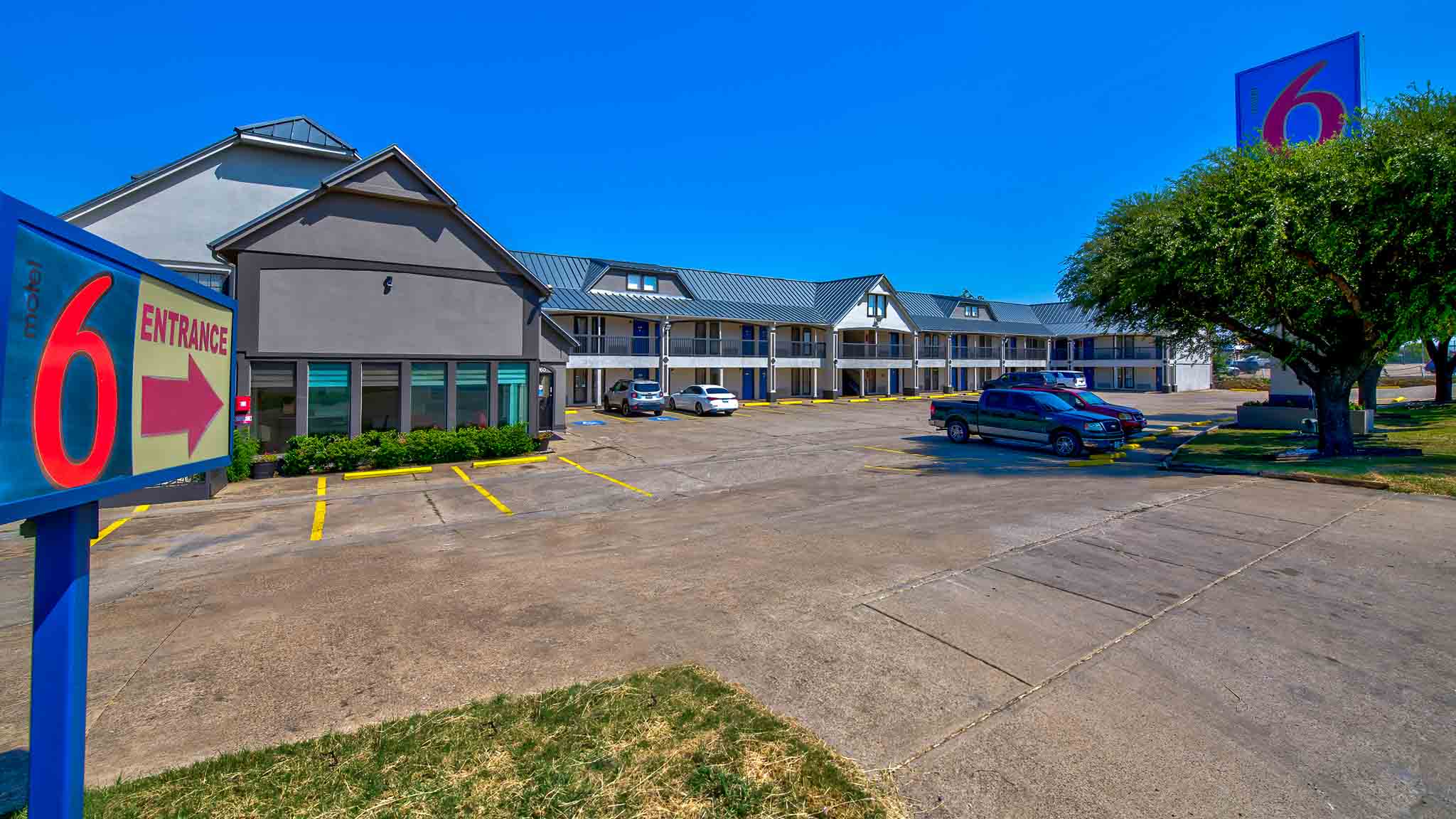 Motel 6 Fort Worth, TX - White Settlement, Motel 6 Fort Worth, Book @ $42
