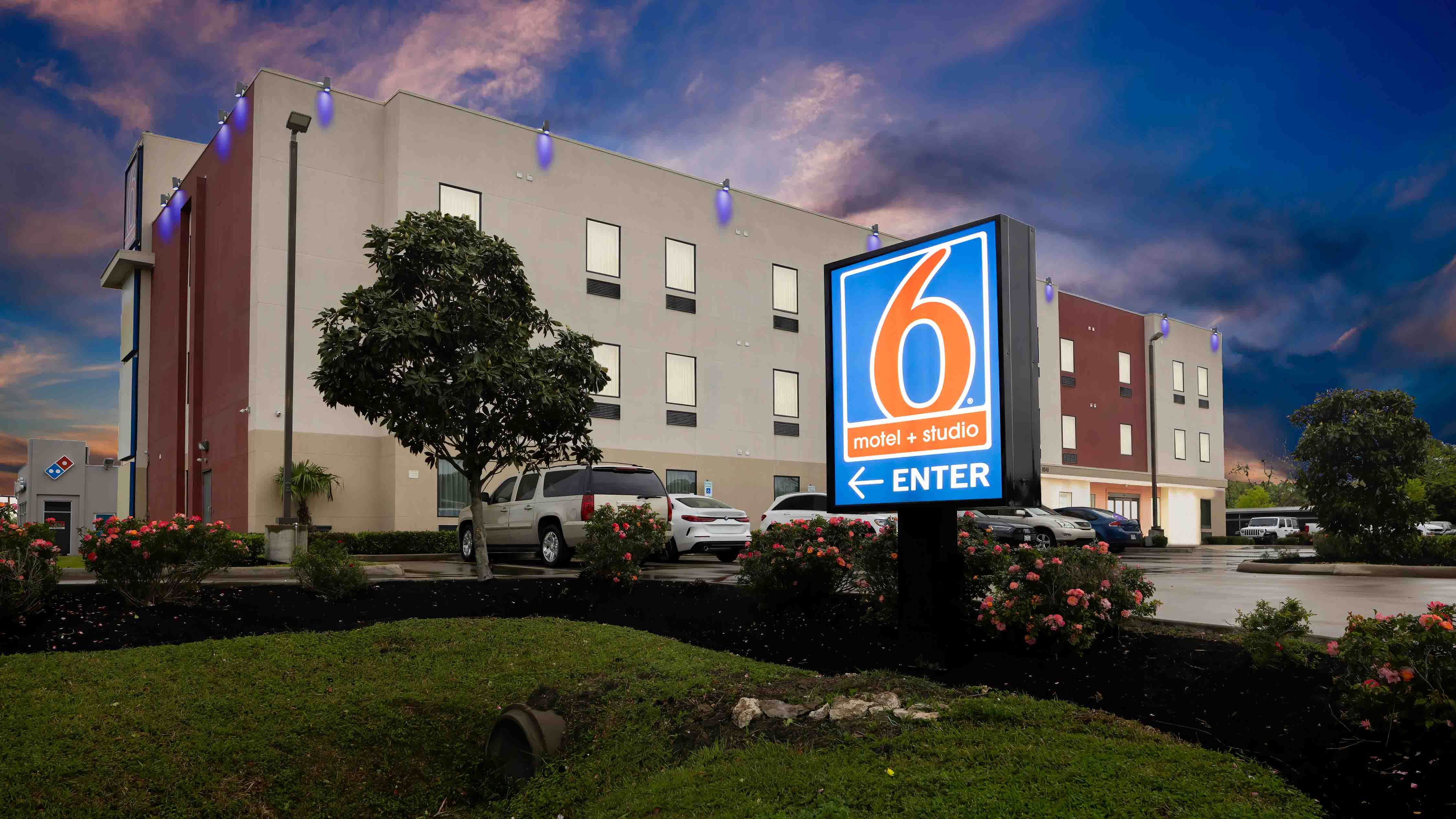 Motel 6 Texas City, TX - I-45 South, Motel 6 TEXAS CITY, Book @ $51