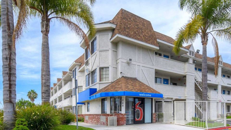Motel 6 Hotels in NATIONAL CITY Starting @ $70 - Upto 39% OFF on 15 ...
