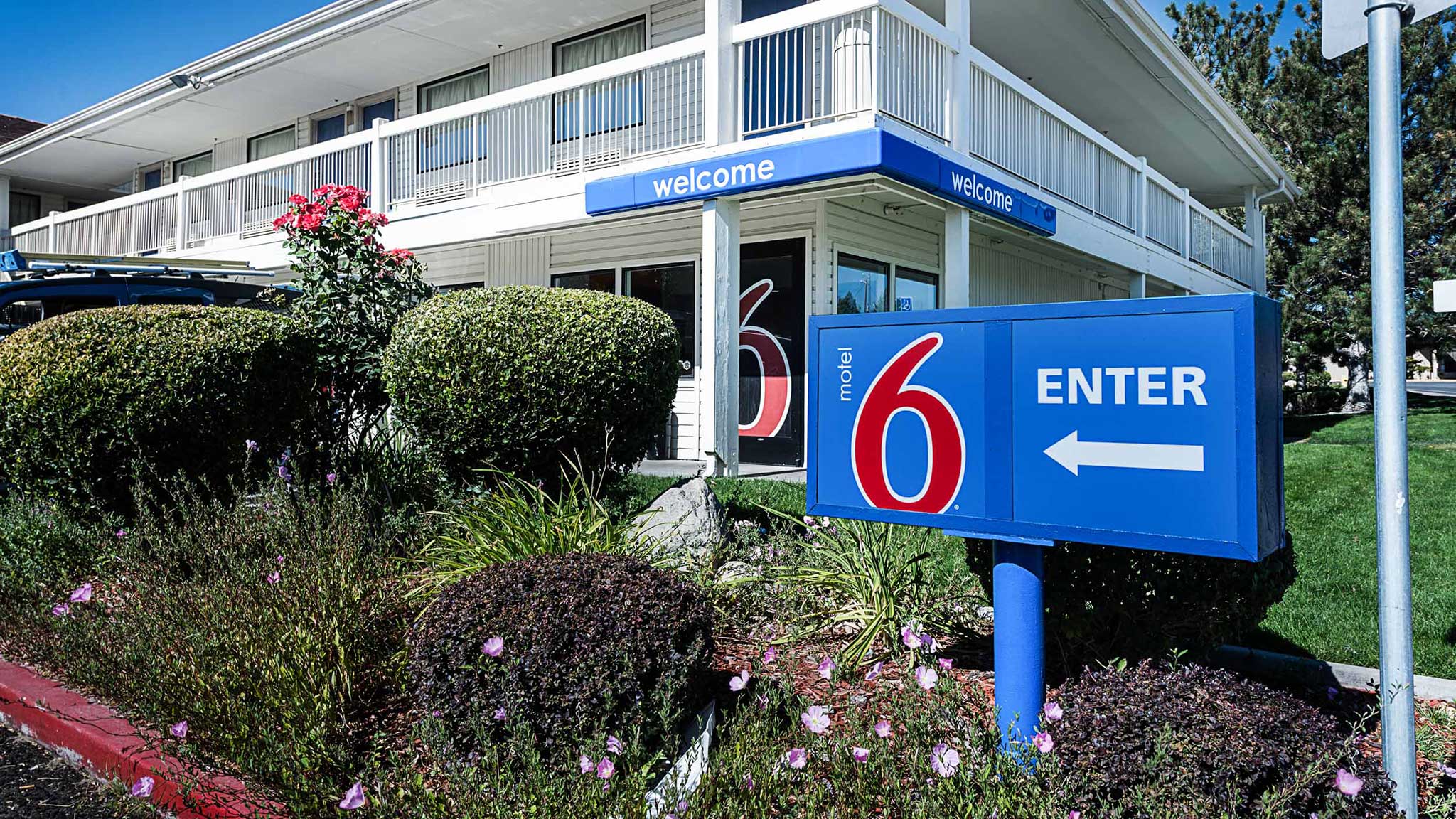 Motel6 Sparks, NV - Airport - Sparks, Motel 6 Sparks, Book @ $60 - OYO
