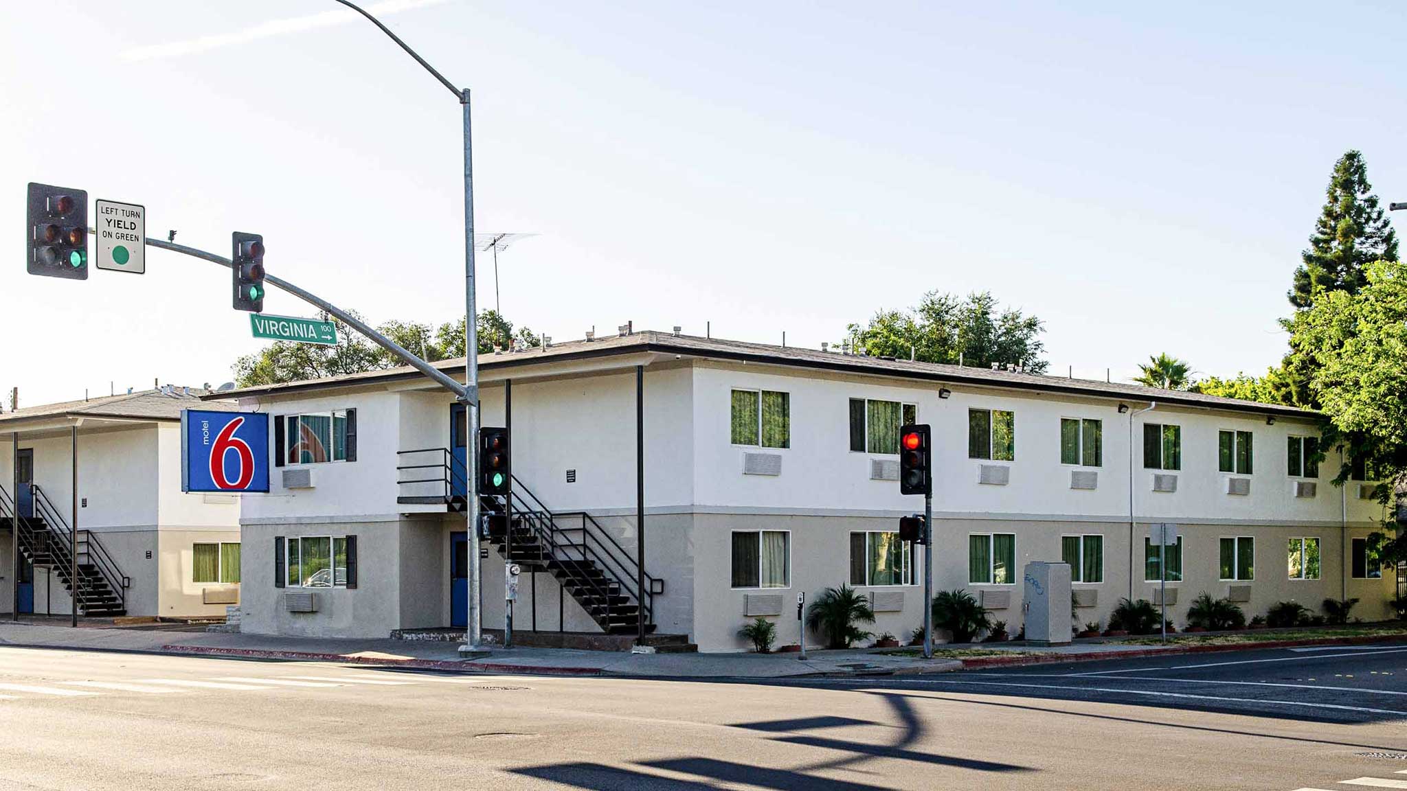 Motel6 Modesto, CA - Downtown, Motel 6 MODESTO, Book @ $102 - OYO