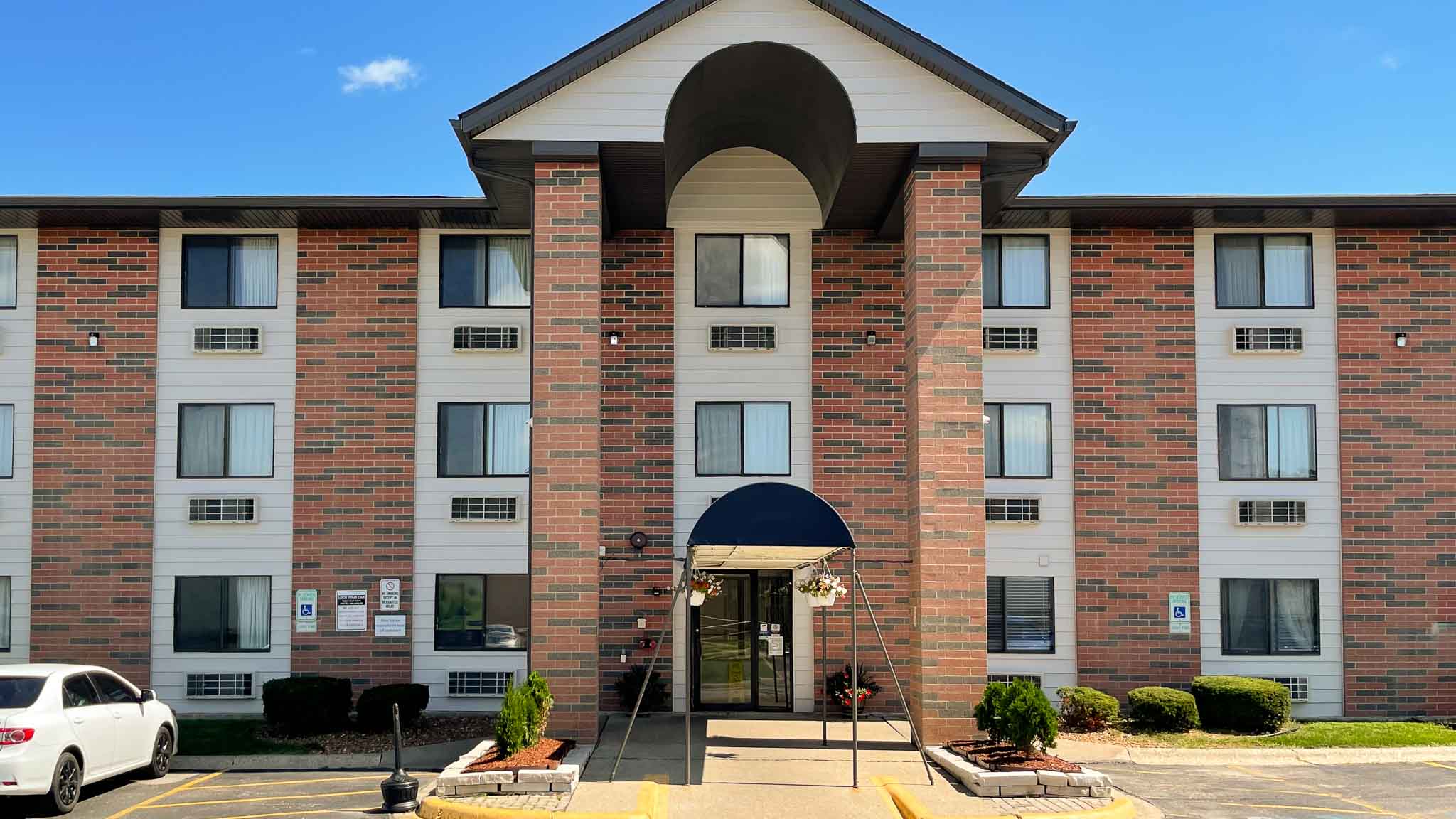 Motel 6 Elk Grove Village, IL - O'Hare, Motel 6 Elk Grove Village, Book ...