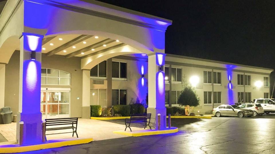Studio 6 Hotels in Tupelo Starting @ $57 - Upto 49% OFF on 1 Tupelo ...