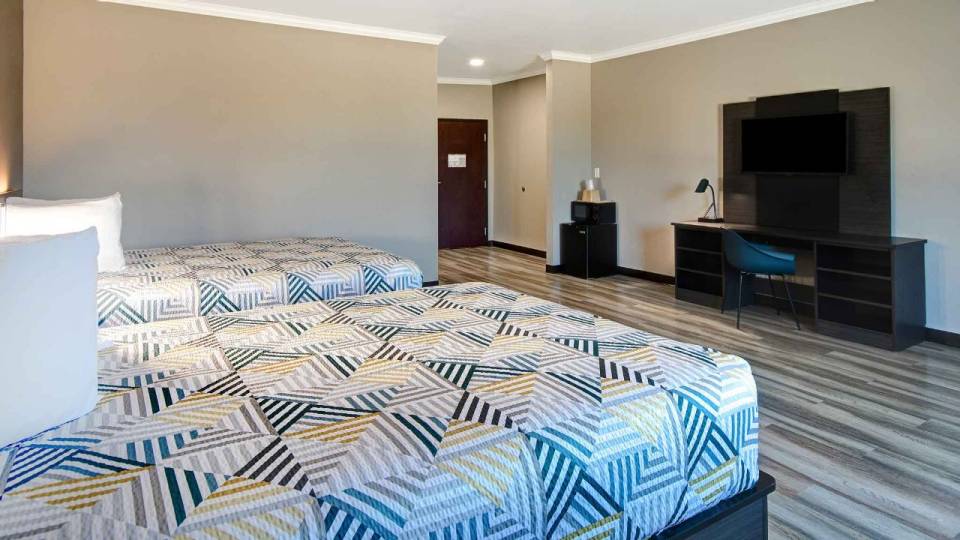 Motel 6 Fort Worth, TX – I-35 & I-20, Motel 6 Fort Worth, Book @ $70 - OYO