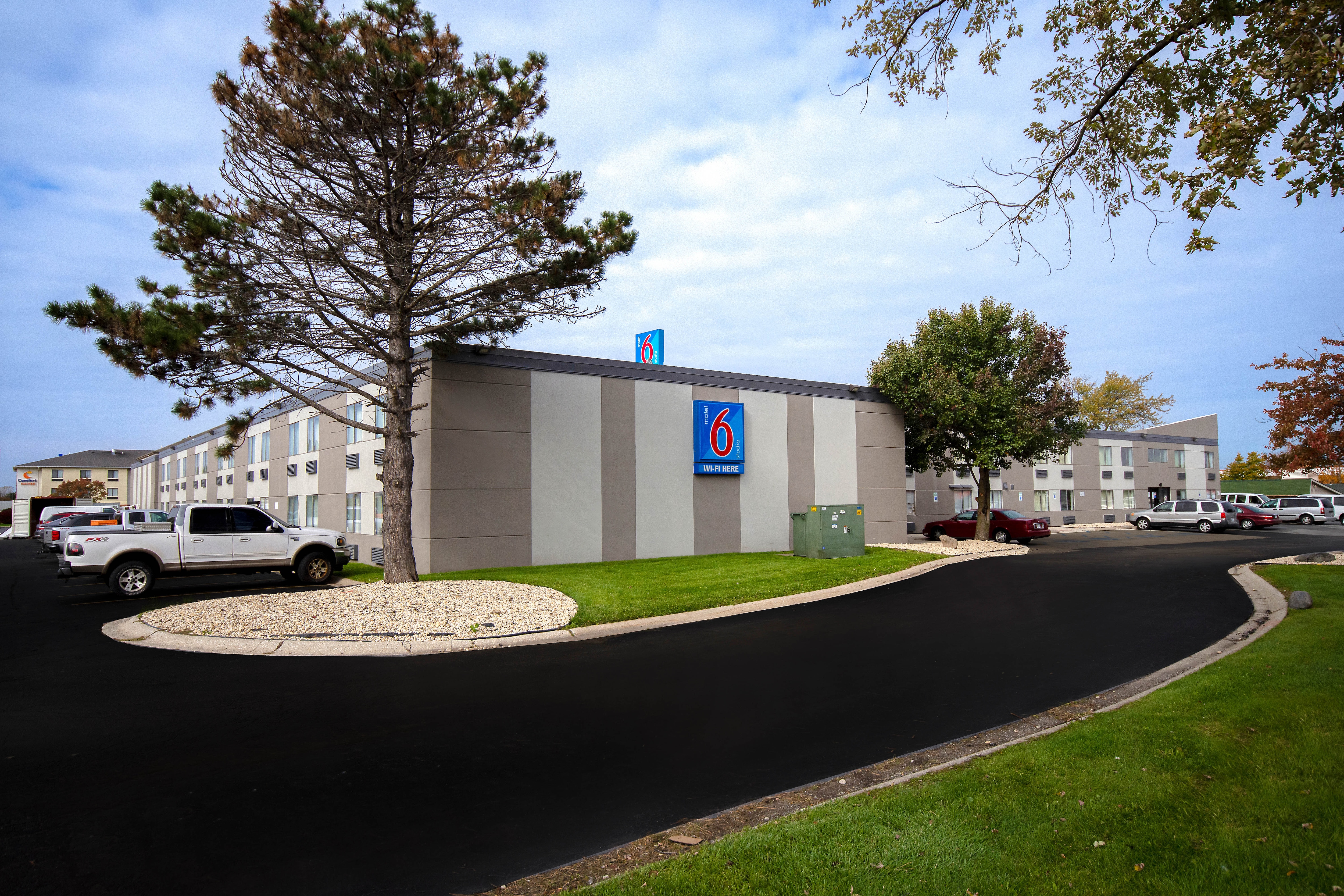 Motel 6 Merrillville, IN, Motel 6 MERRILLVILLE, Book @ $48 - OYO