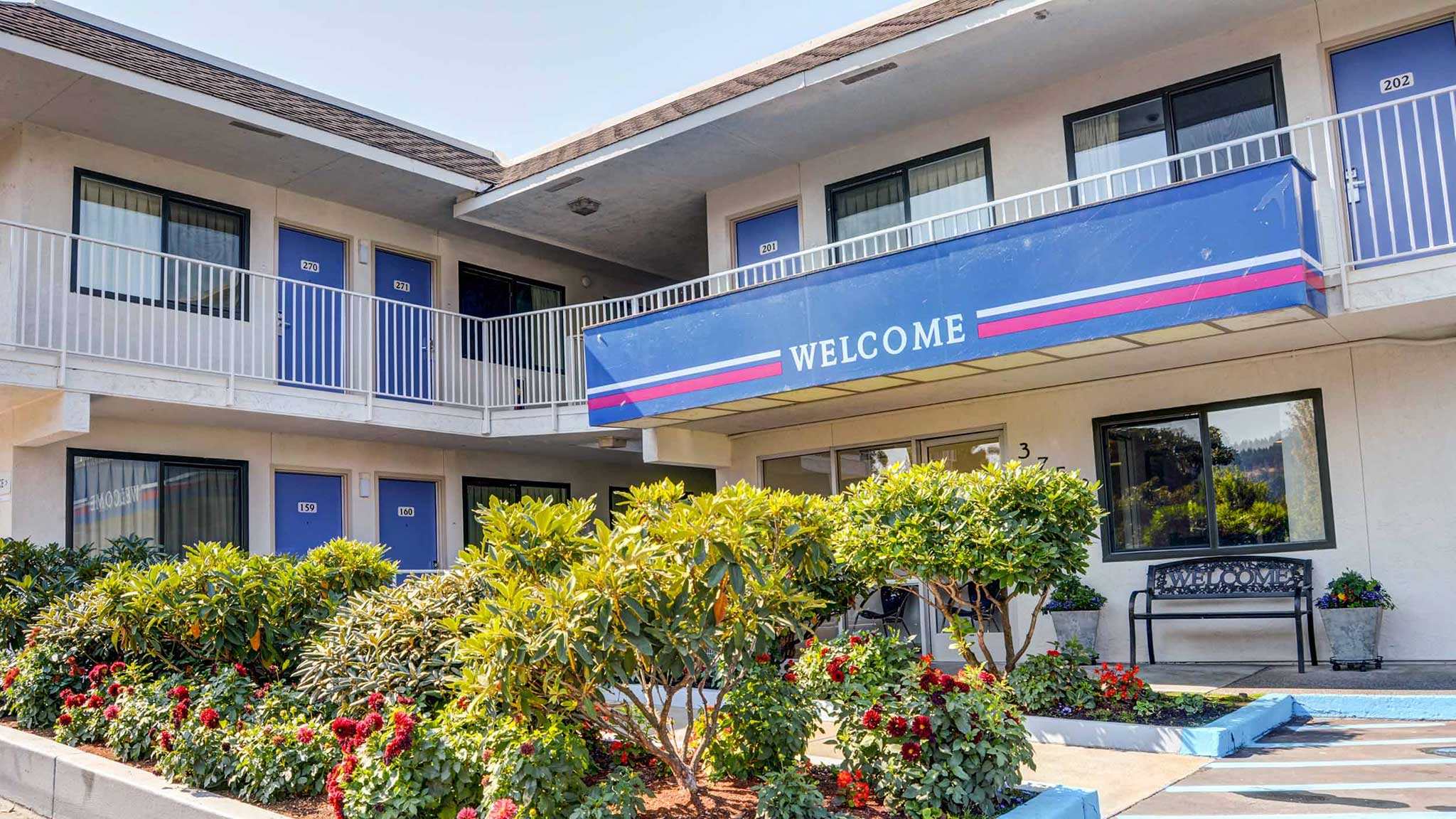 Motel 6 Springfield, OR - Eugene North, Motel 6 Springfield, Book @ $230