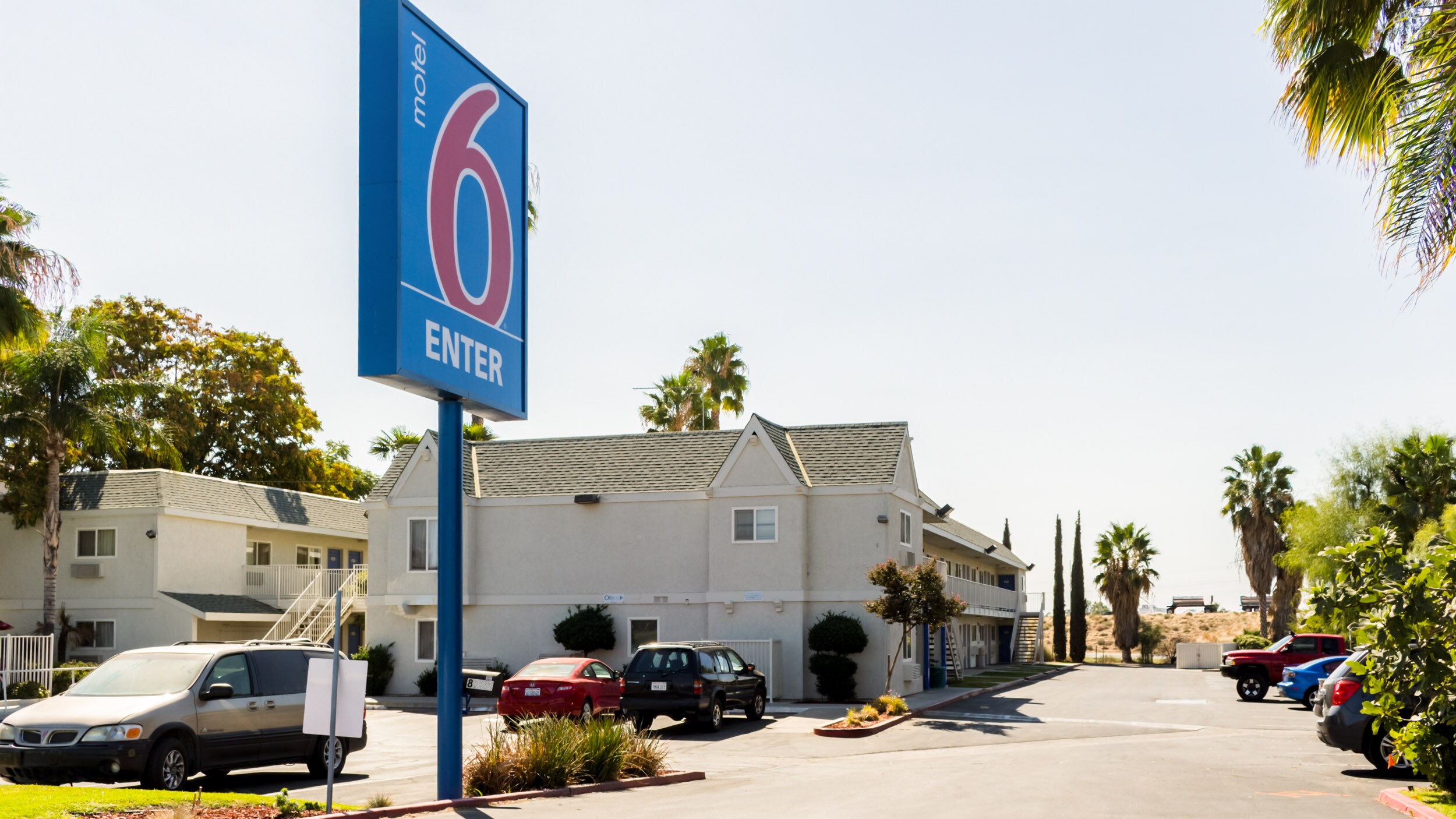 Motel6 Bakersfield, CA - East, Motel 6 Bakersfield, Book @ $58 - OYO