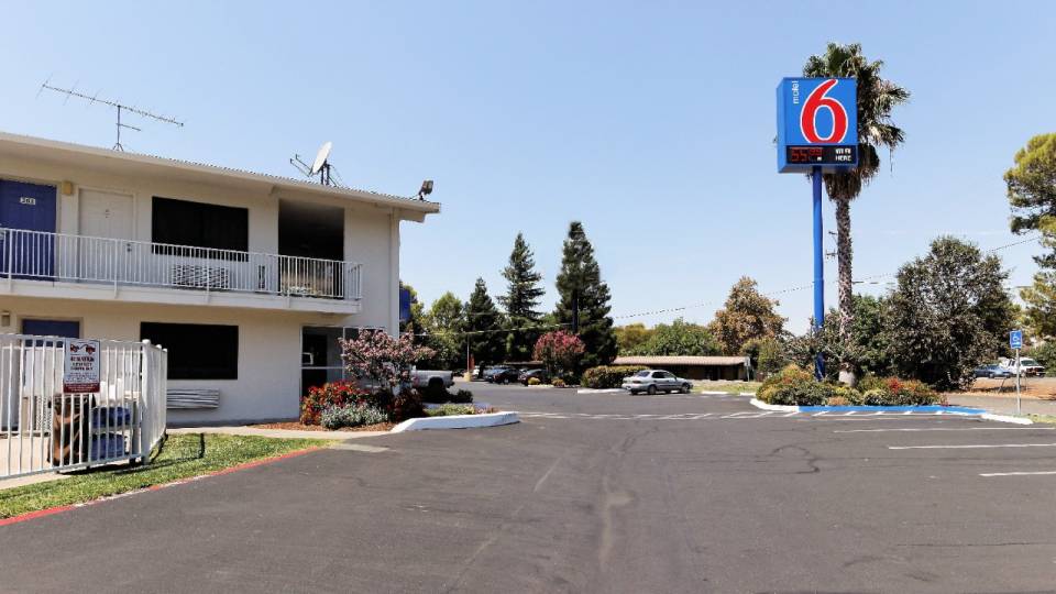 Motel 6 Hotels in Chico Starting @ $52 - Upto 39% OFF on 7 Chico Motel ...