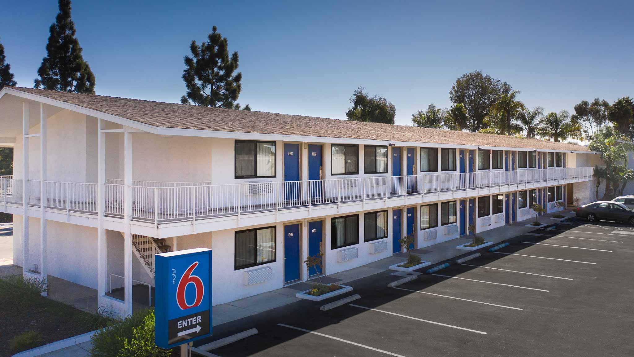 Motel 6 Goleta, CA - Santa Barbara, Motel 6 Goleta, Book @ $107 - OYO