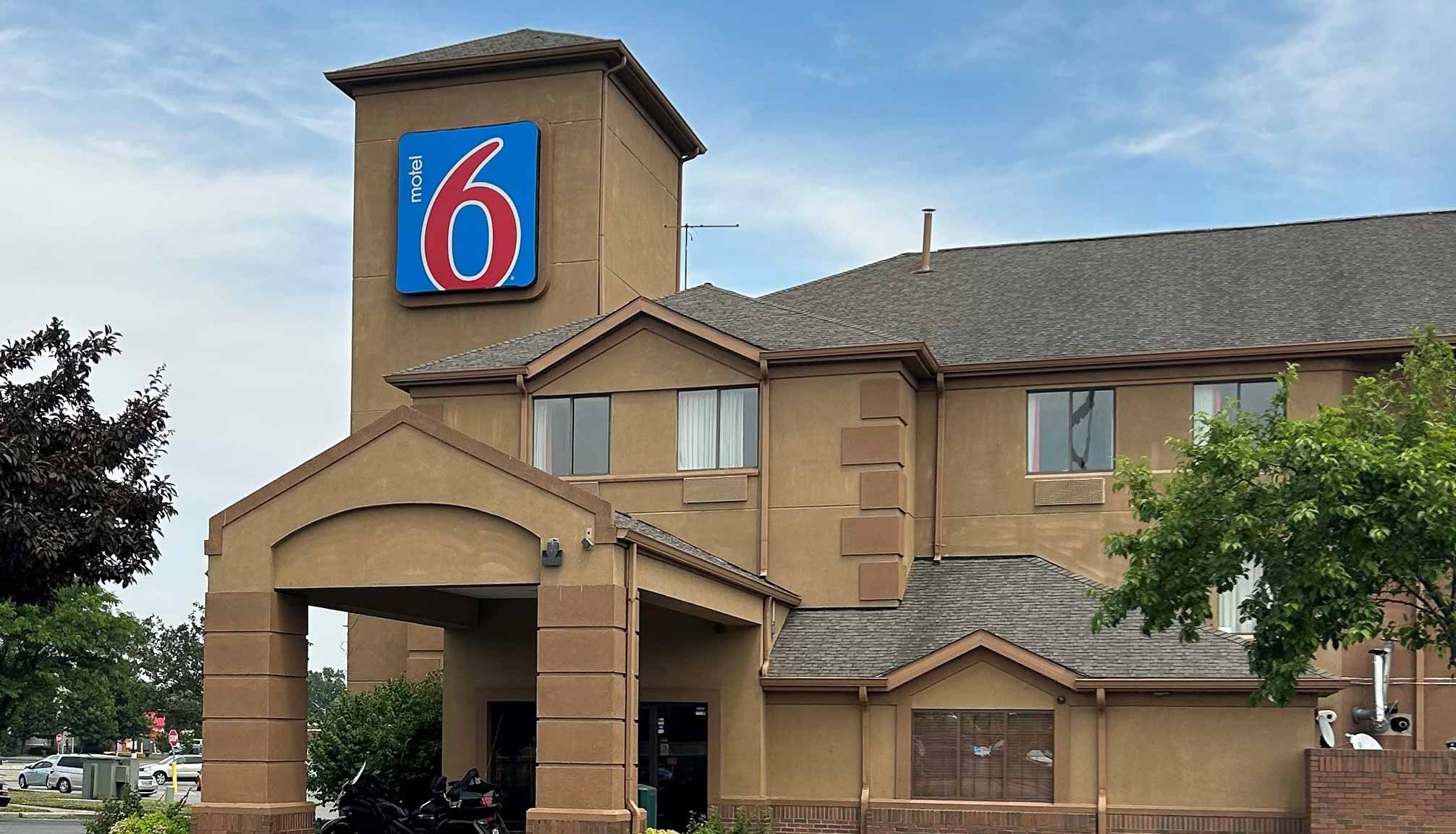 Motel 6 Indianapolis, IN - Airport, Motel 6 Indianapolis IN, Book @ $59