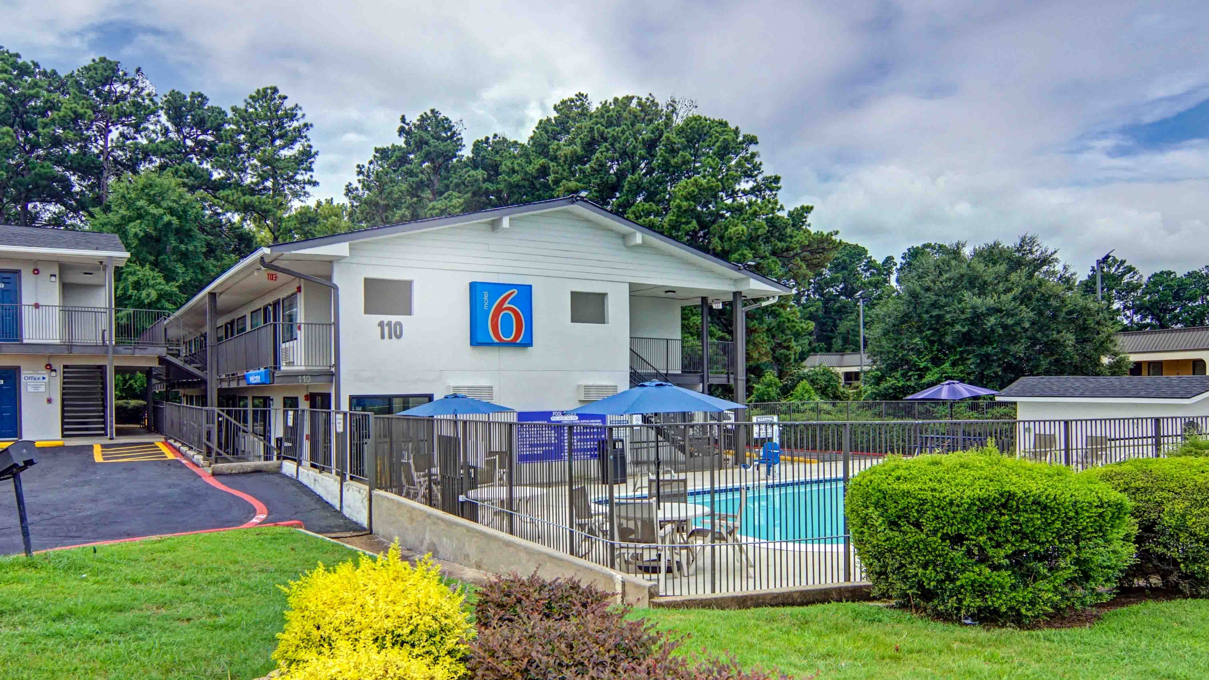 Motel 6 Longview, TX, Motel 6 Longview, Book @ $45 - OYO
