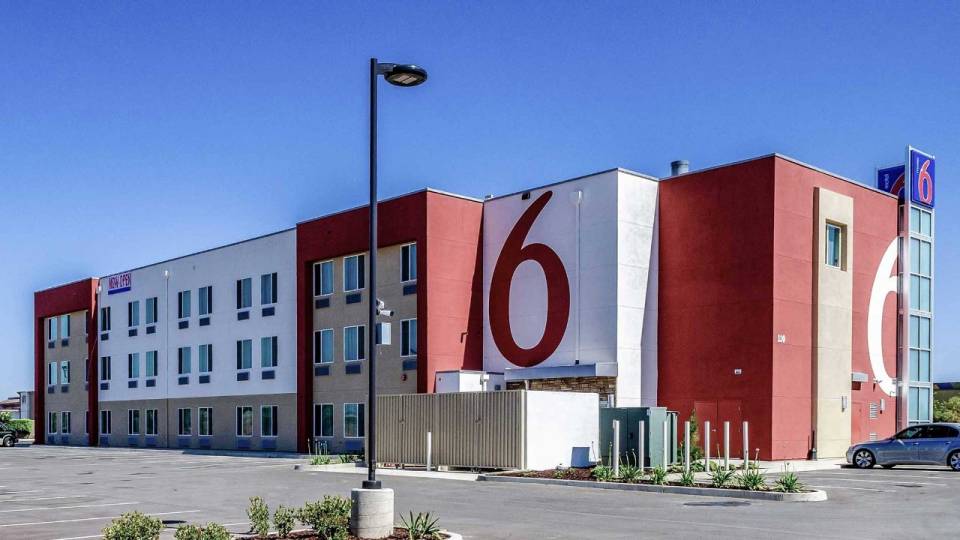 Motel 6 Livingston, CA - Merced County, Motel 6 Livingston, Book @ $124 ...