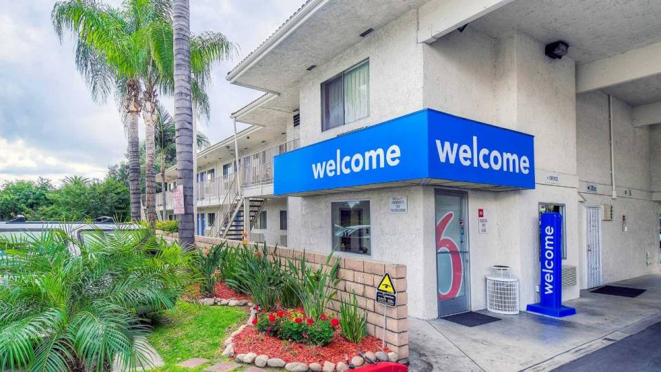 Motel 6 Hotels in Chino Starting @ $60 - Upto 39% OFF on 66 Chino Motel ...