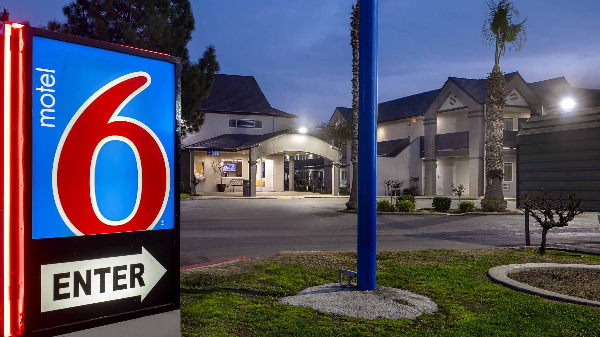 Motel6 Buttonwillow, CA - Central, Motel 6 BUTTONWILLOW, Book @ $52 - OYO