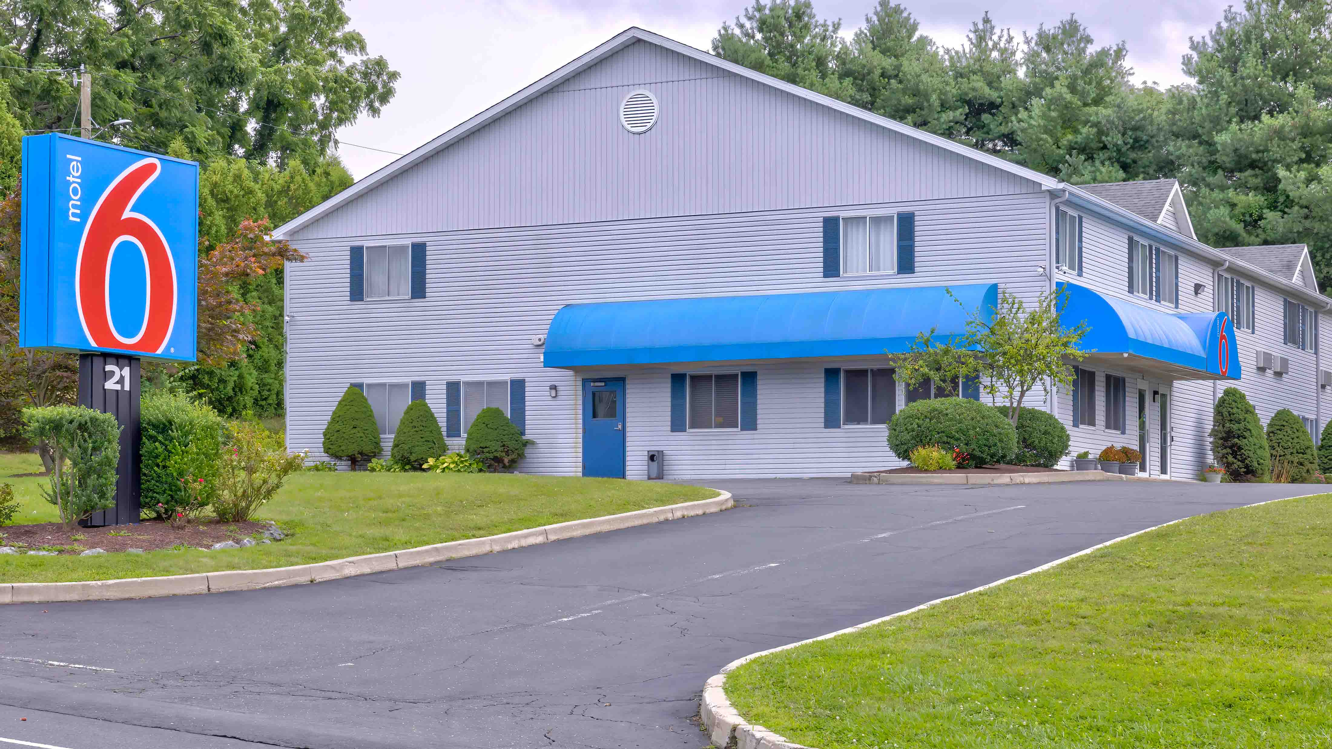 Motel 6 Bethel, CT - Danbury, Motel 6 Bethel, Book @ $140