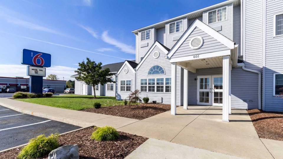 Motel 6 Hotels in Huron Starting @ $59 - Upto 64% OFF on 10 Huron Motel ...