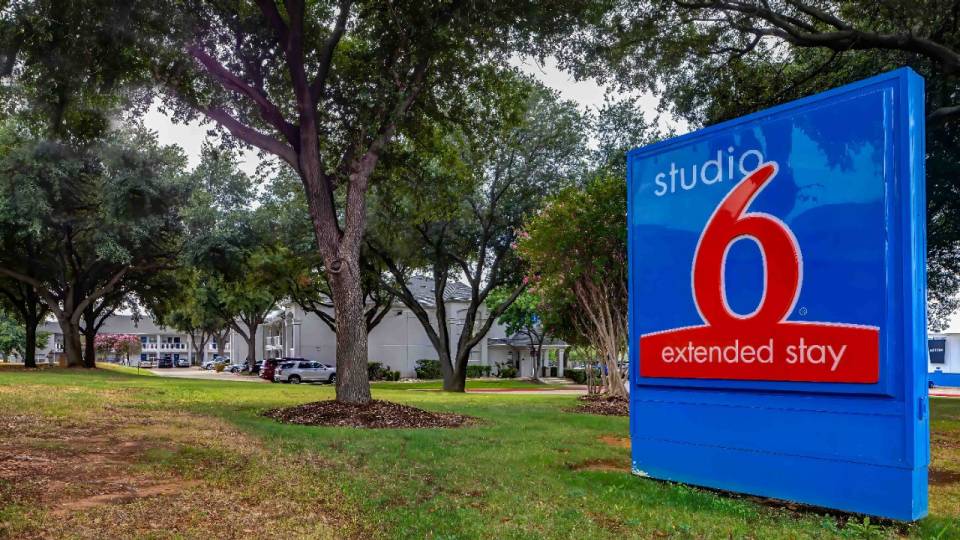 Studio 6 Arlington, TX - South - Dallas, Studio 6 Arlington, Book @ $72 ...