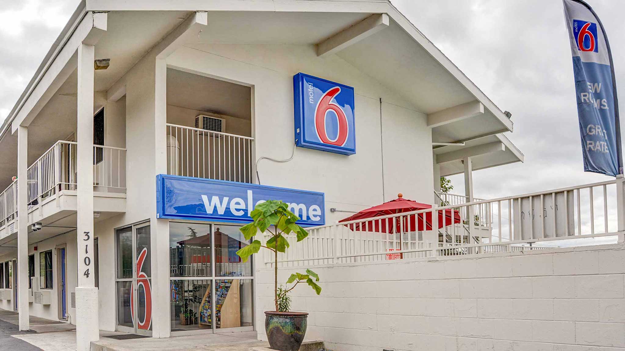 Motel6 Portland, OR - Central, Motel 6 Portland OR, Book @ $70 - OYO