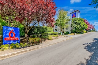 Motels Near Seattle, WA — Affordable Stays & Low Rates