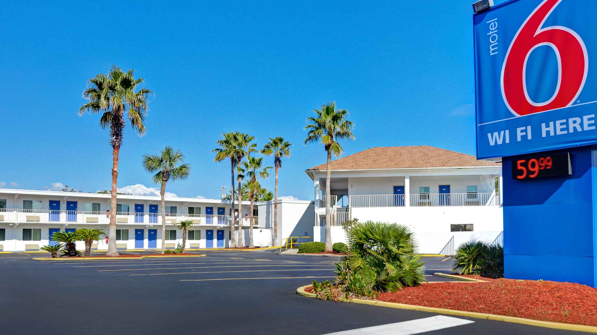 Hotels in Destin Starting @ $60 - Upto 52% OFF on 4 Destin Hotels