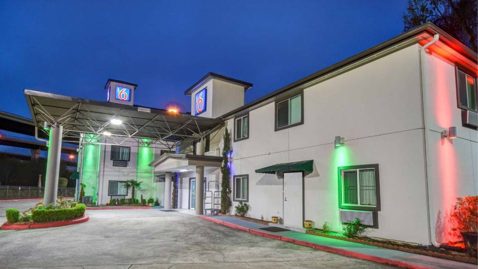 Motel 6 Hotels in Humble Starting @ $43 - Upto 39% OFF on 20 Humble ...