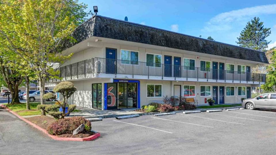 Motel 6 Hotels in Issaquah Starting @ $61 - Upto 39% OFF on 8 Issaquah ...