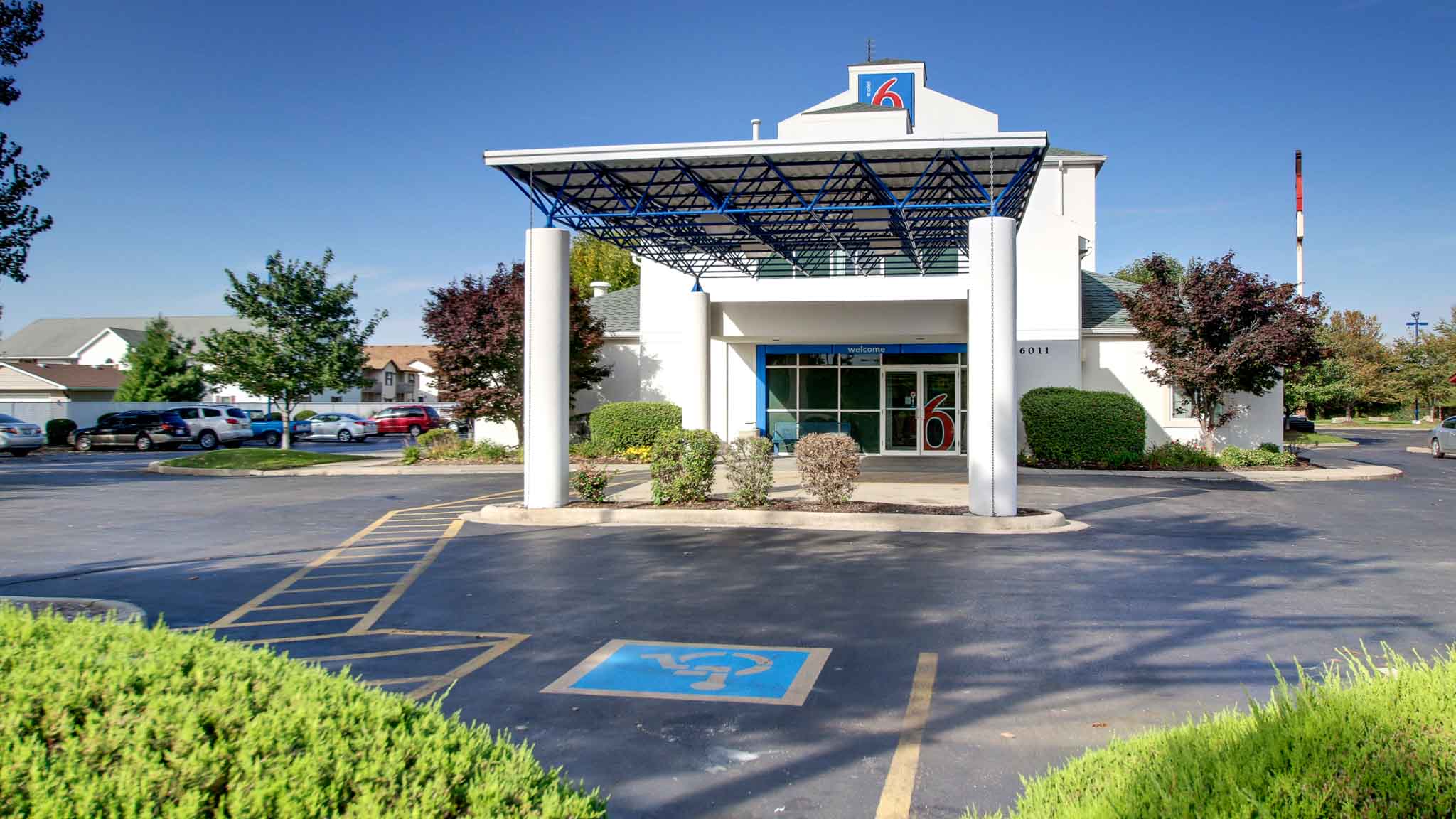 Motel6 Springfield, IL, Motel 6 Springfield, Book @ $55 - OYO