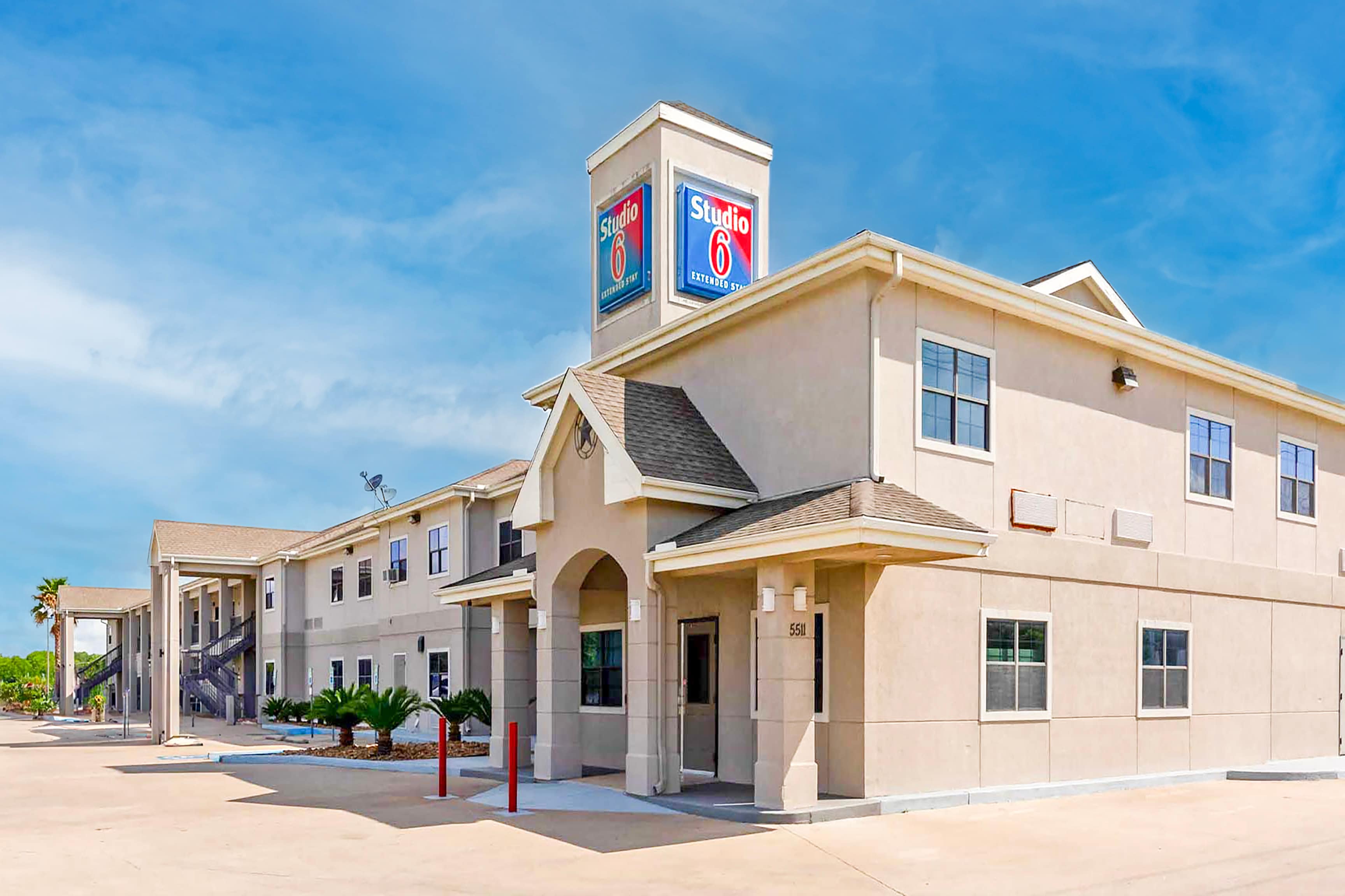 Studio 6 Bay City, TX, Studio 6 Bay city TX, Book @ $79 - OYO