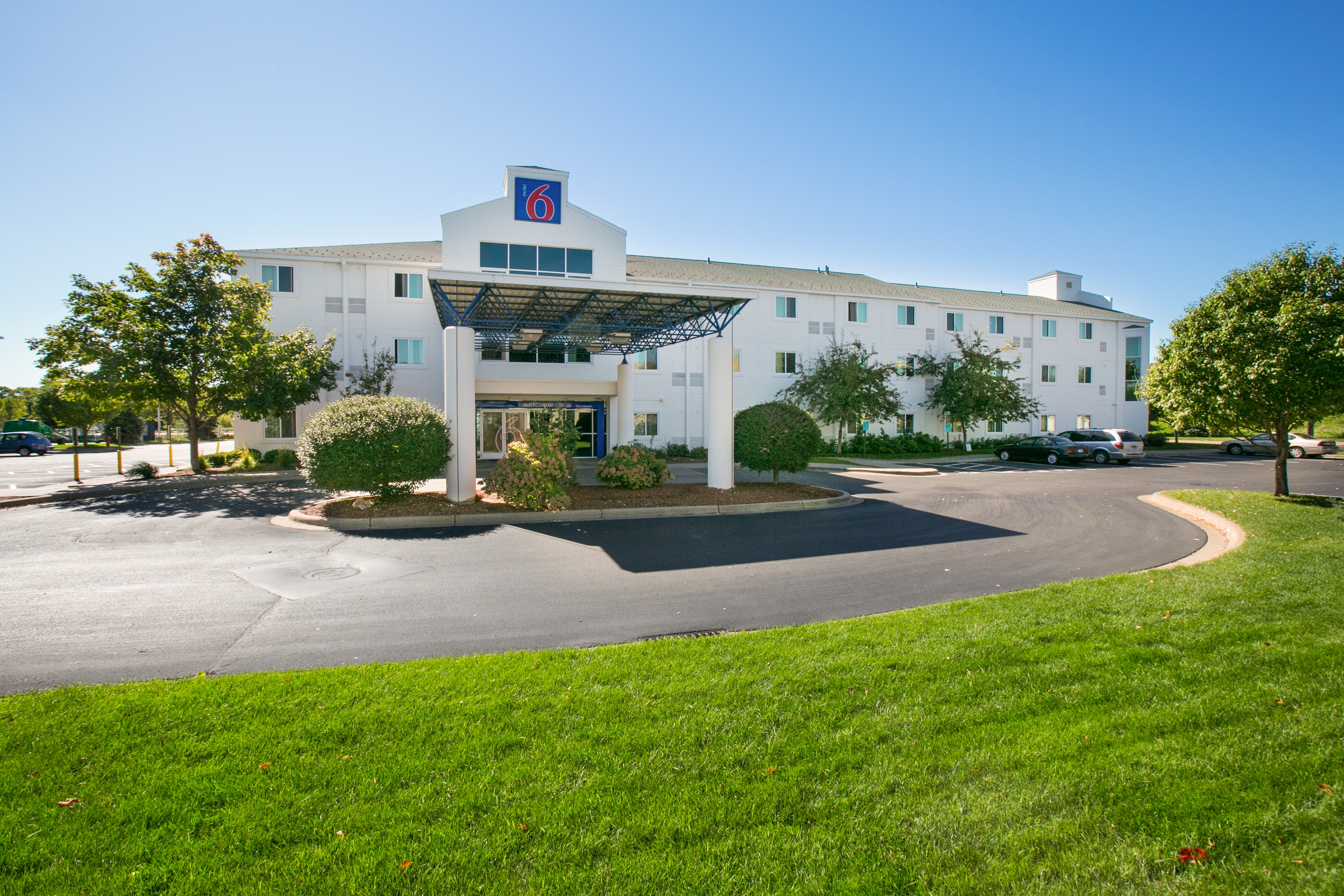 Motel 6 Brooklyn Center, MN - Minneapolis, Motel 6 BROOKLYN CENTER ...