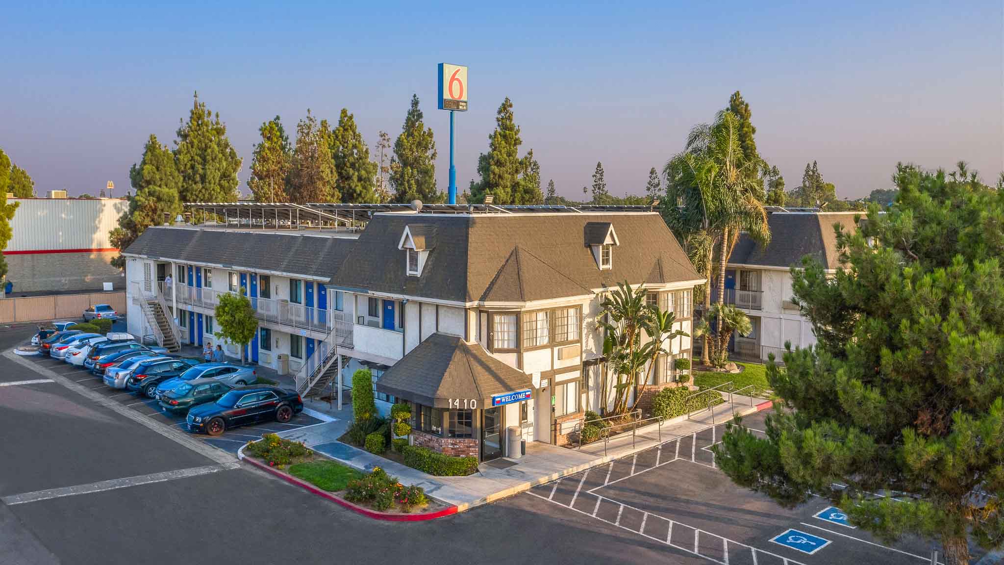 Motel 6 Merced, CA - North, Motel 6 MERCED, Book @ $82 - OYO
