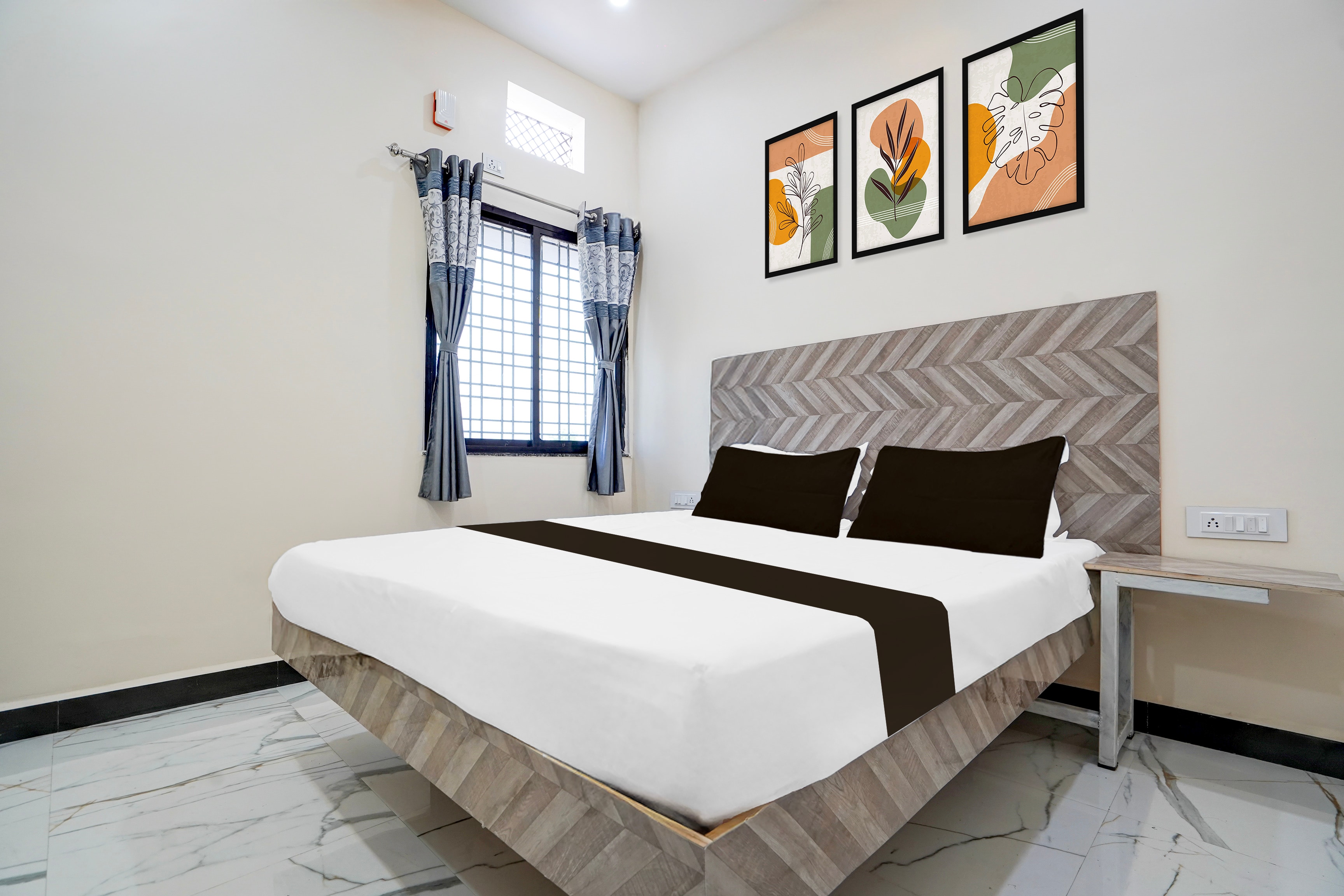 HOTEL O GALAXY INN , Flagship Nagpur, Book @ ₹987 - OYO