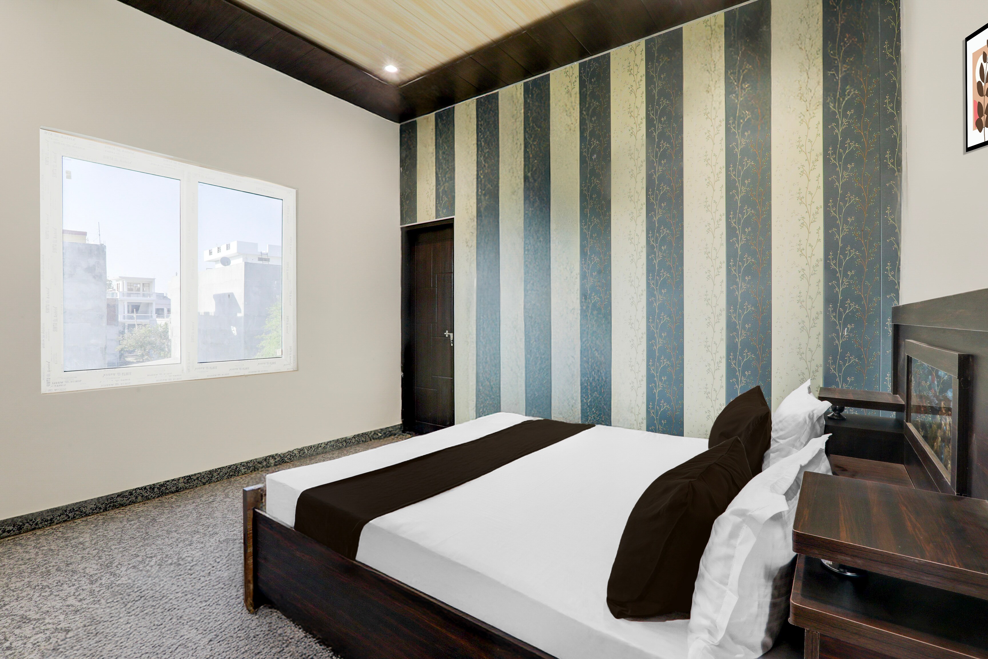 Hotel O Divine Grace, Flagship Barabanki, Book @ ₹1055 - OYO