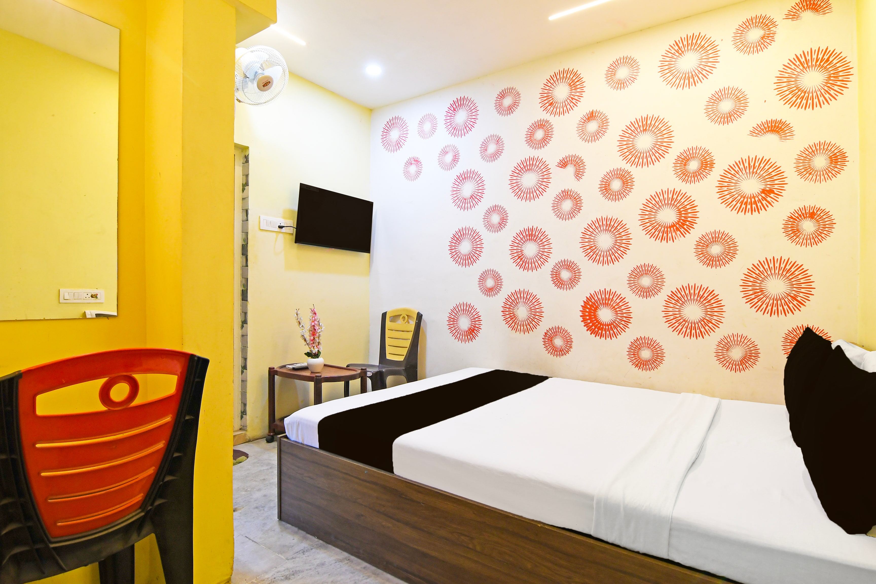 Hotel O De Valentino , Flagship Kolkata, Book @ ₹738 - OYO