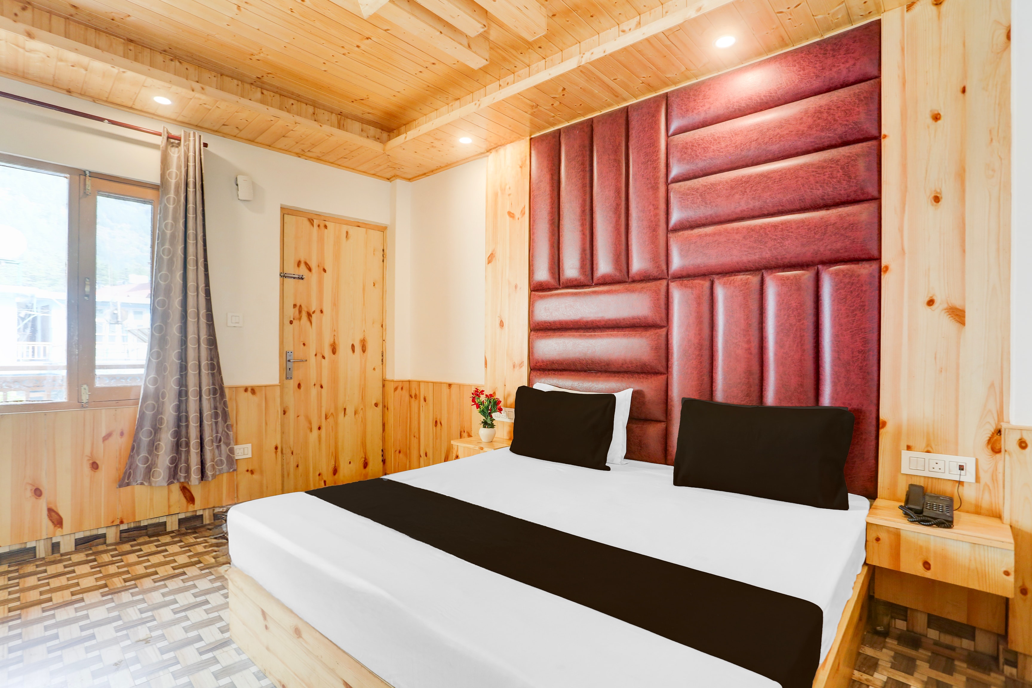 Hotel O Durga, Flagship Manali, Book @ ₹874 - OYO