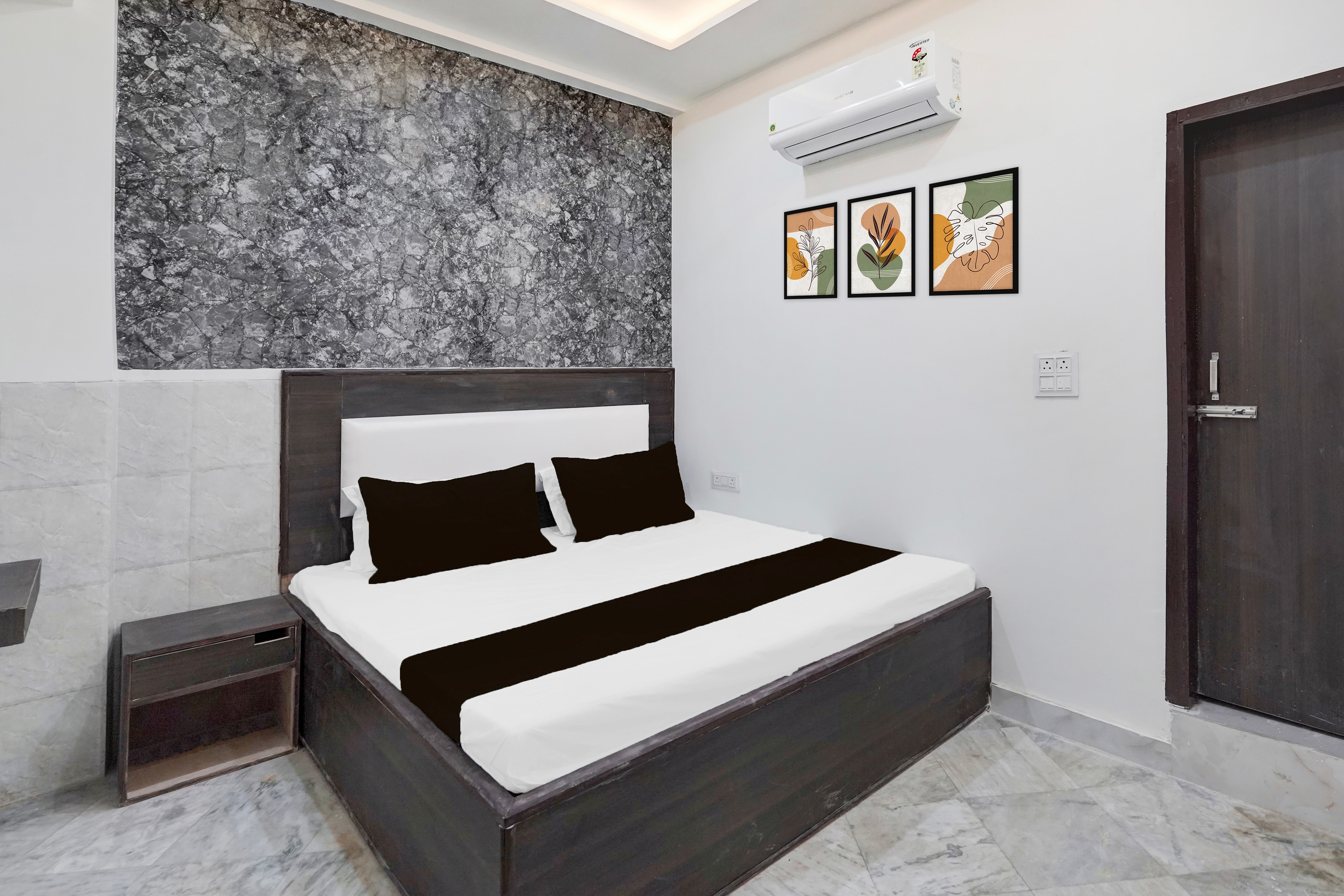 Hotel O AB Rooms, Flagship Bareilly, Book @ ₹862 - OYO