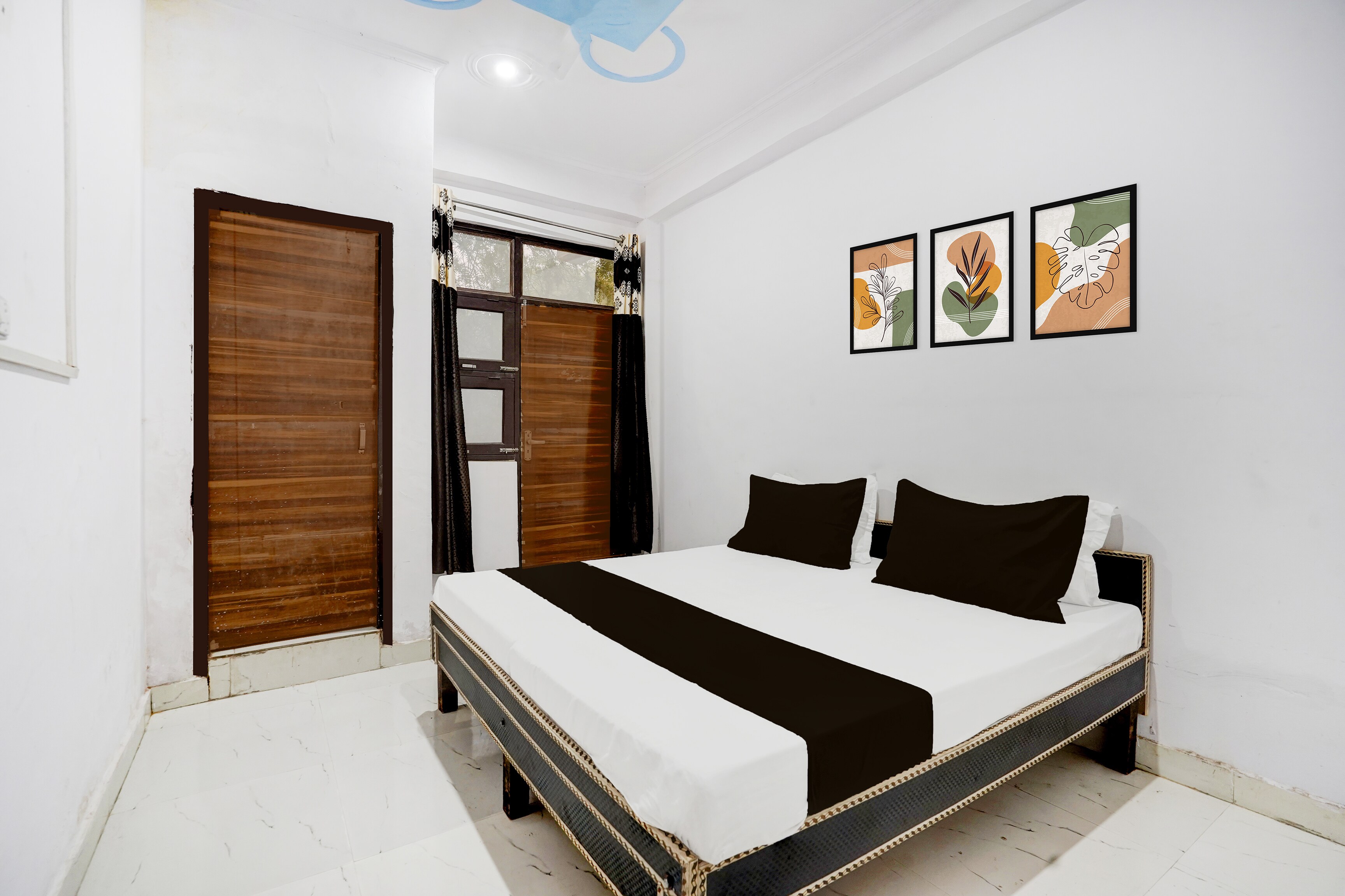 Hotel O MD Residency, Flagship Noida, Book @ ₹776 - OYO