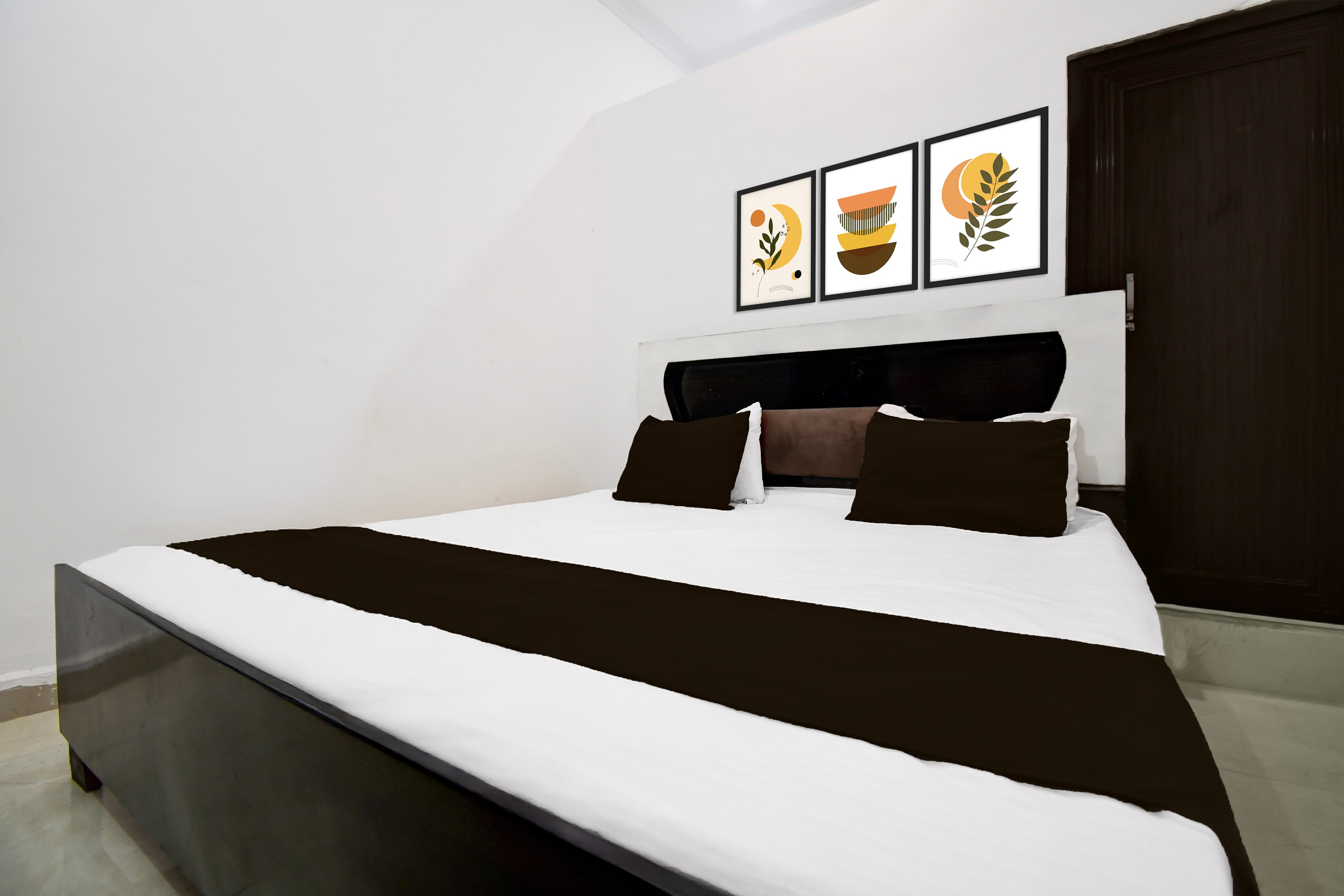 SPOT ON Hotel hansraj, SPOT ON Auraiya, Book @ ₹958 - OYO