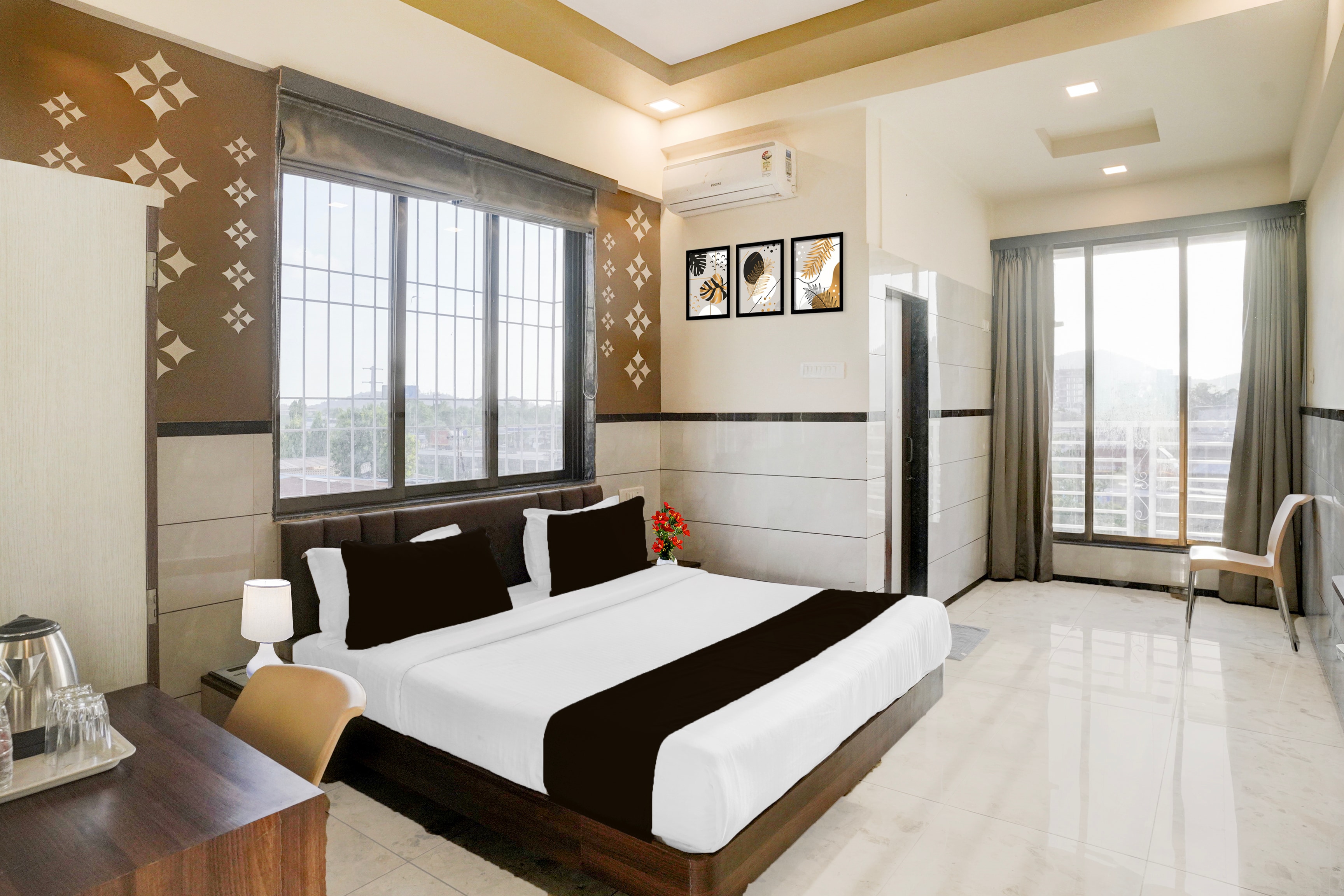Townhouse Hotels in Khar Road Railway Station, Mumbai Starting @ ₹1197 ...