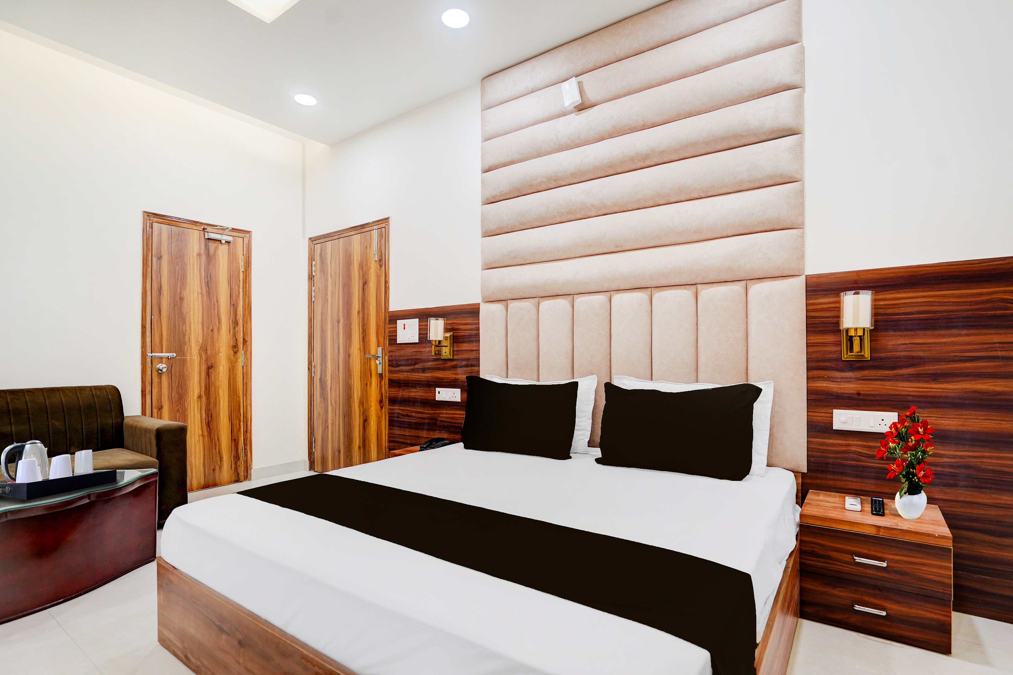 Collection O Meerut CIty junction Formerly Hotel Elegant, Collection O ...