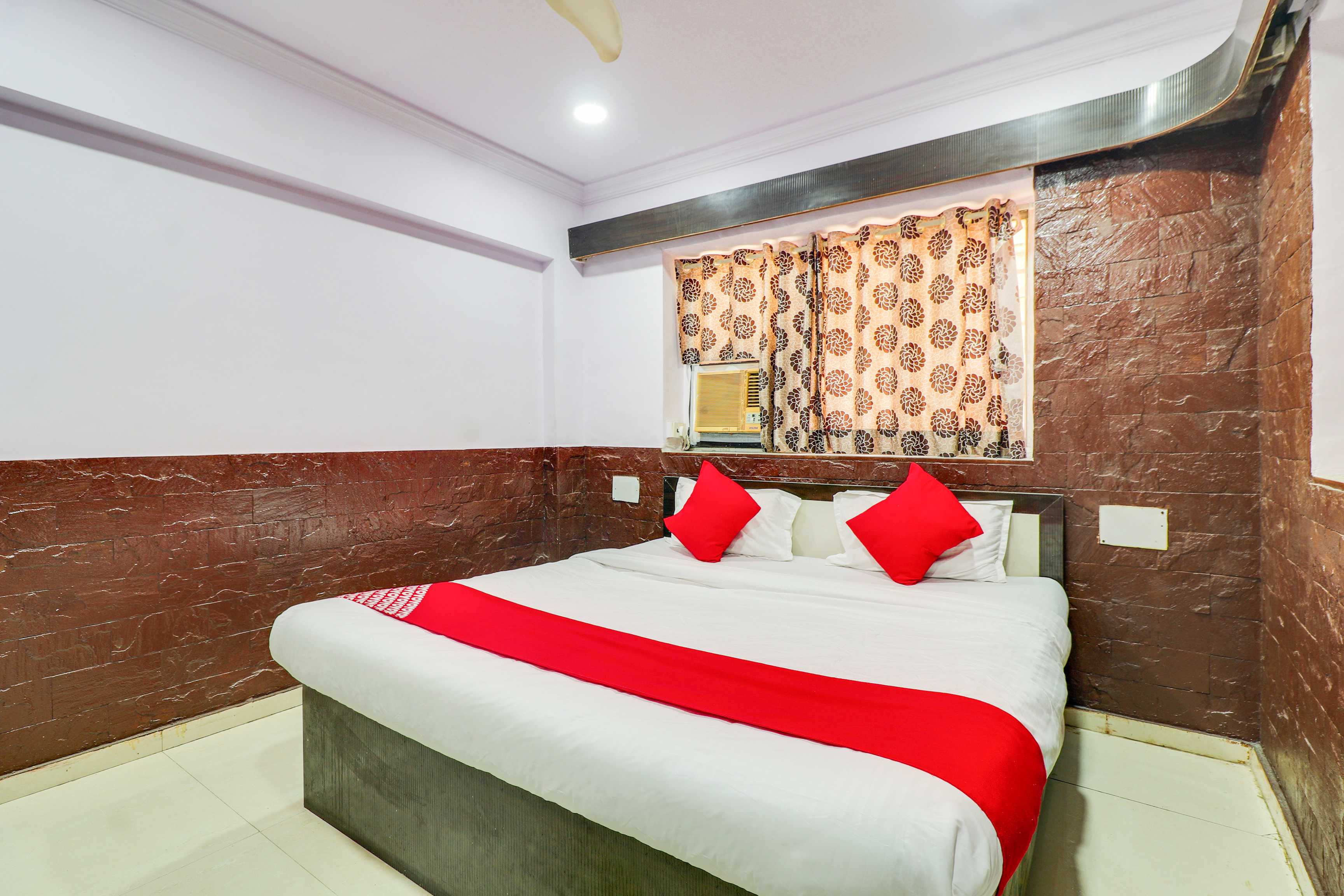 Hotel O Sher E Punjab Andheri, Flagship Mumbai, Book @ ₹1105 - OYO