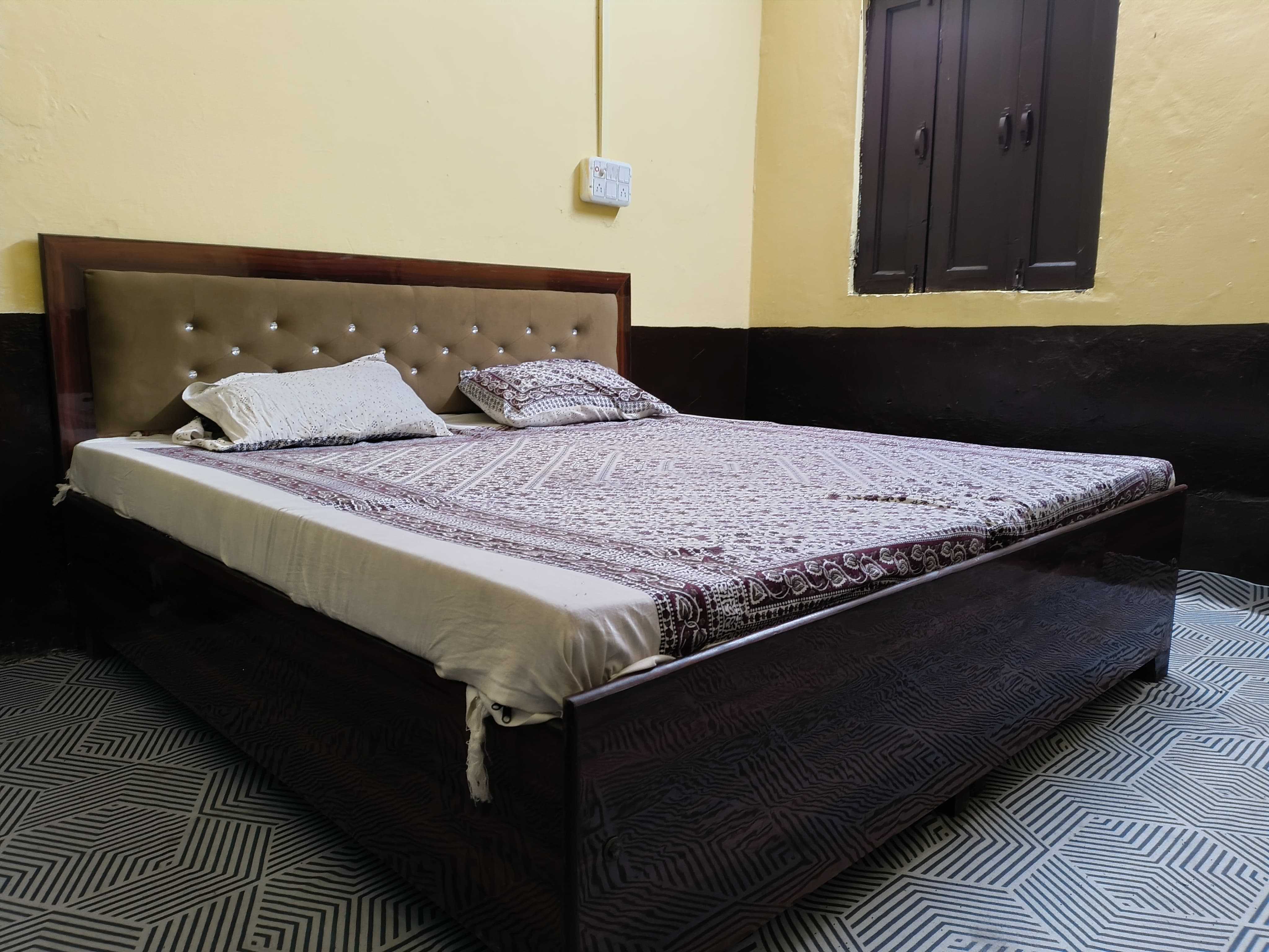 Hotel O Royel Blue Moon Guest House, Listing Network Gajarula, Book ...