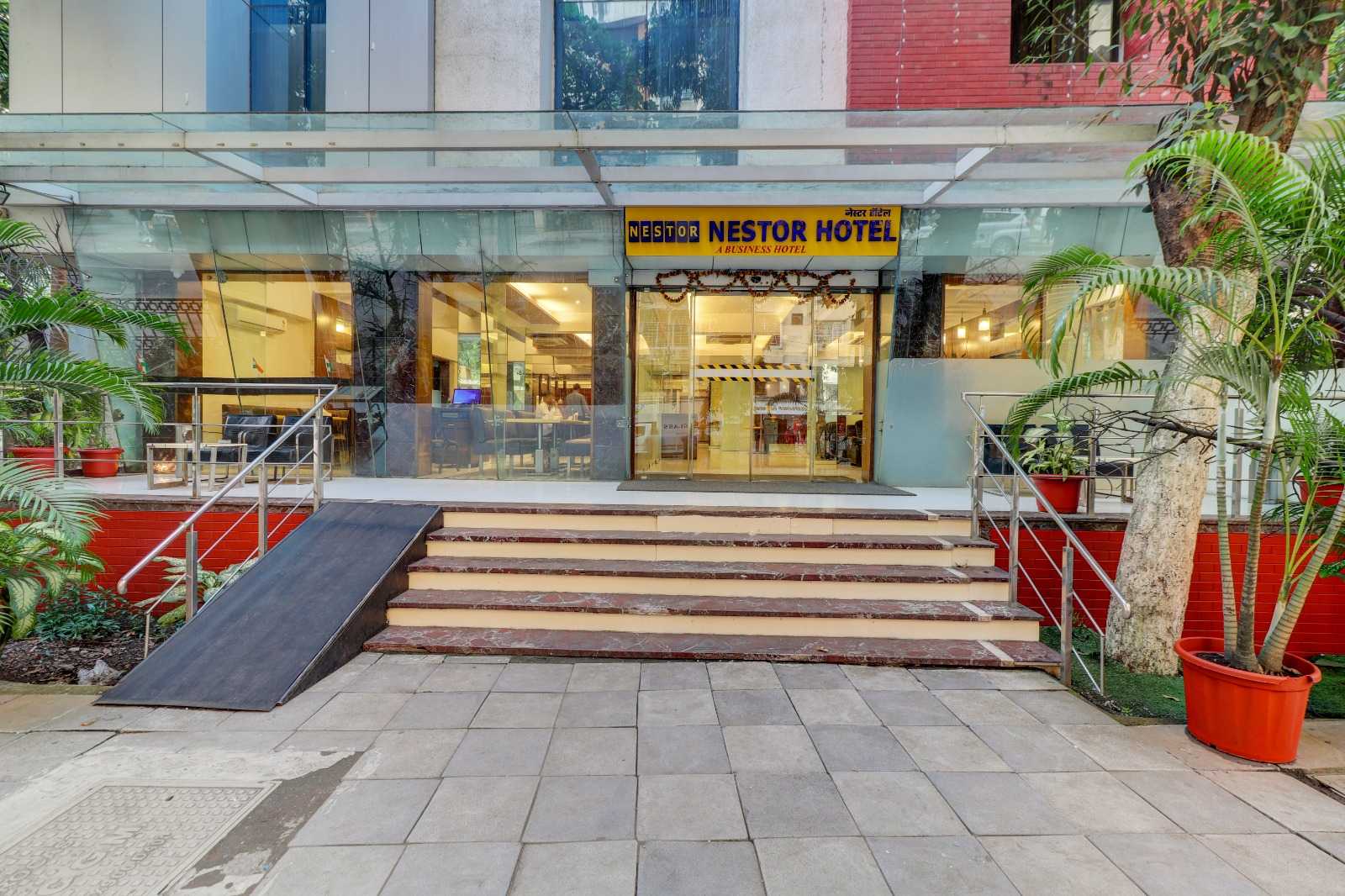 Palette Hotels in Mumbai, Mumbai Starting @ ₹3038 - Upto 13% OFF on 1 ...