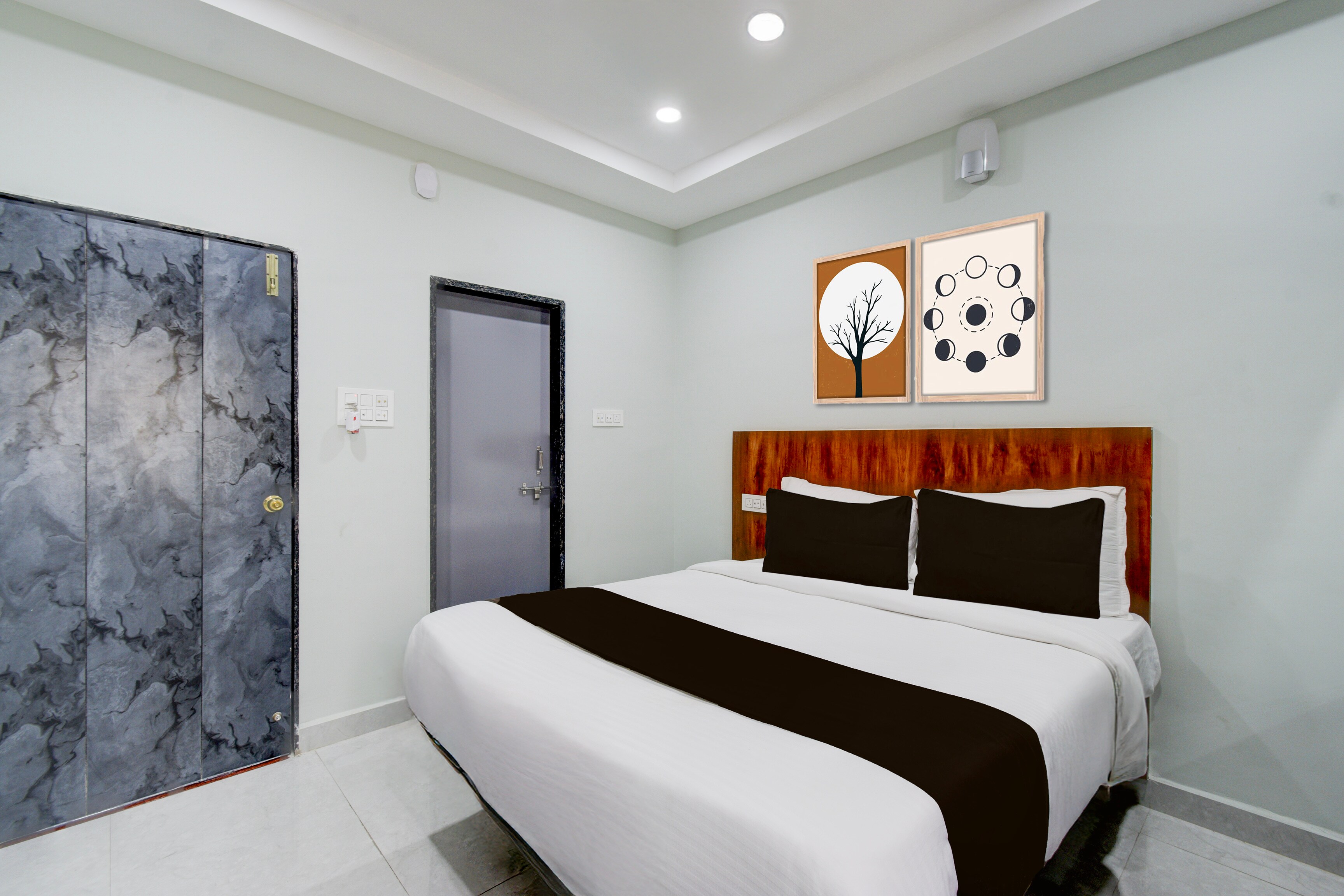 Hotel O Srinika premium near airport , Flagship Hyderabad, Book @ ₹935 ...